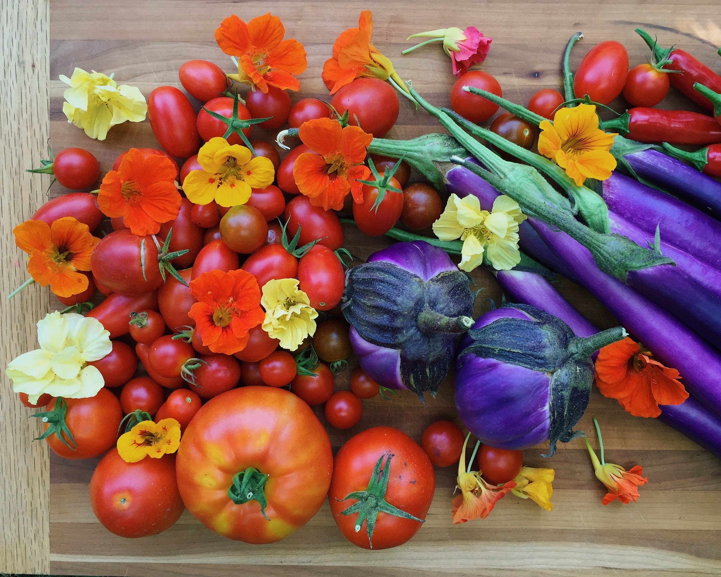 VEGETABLES, HERBS + FLOWERS — VERDURA