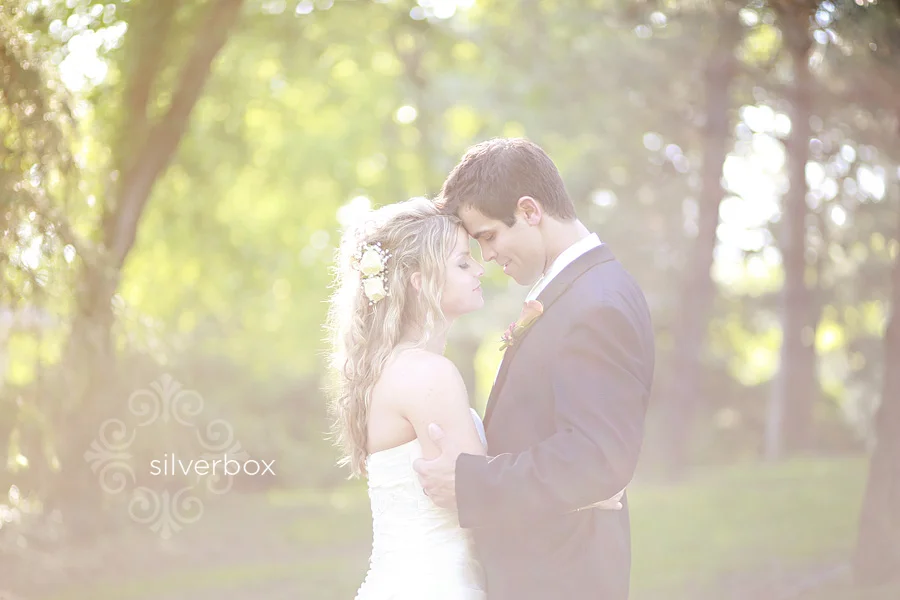 chris + kristy : wedding sneak peek! — SilverBox Photographers