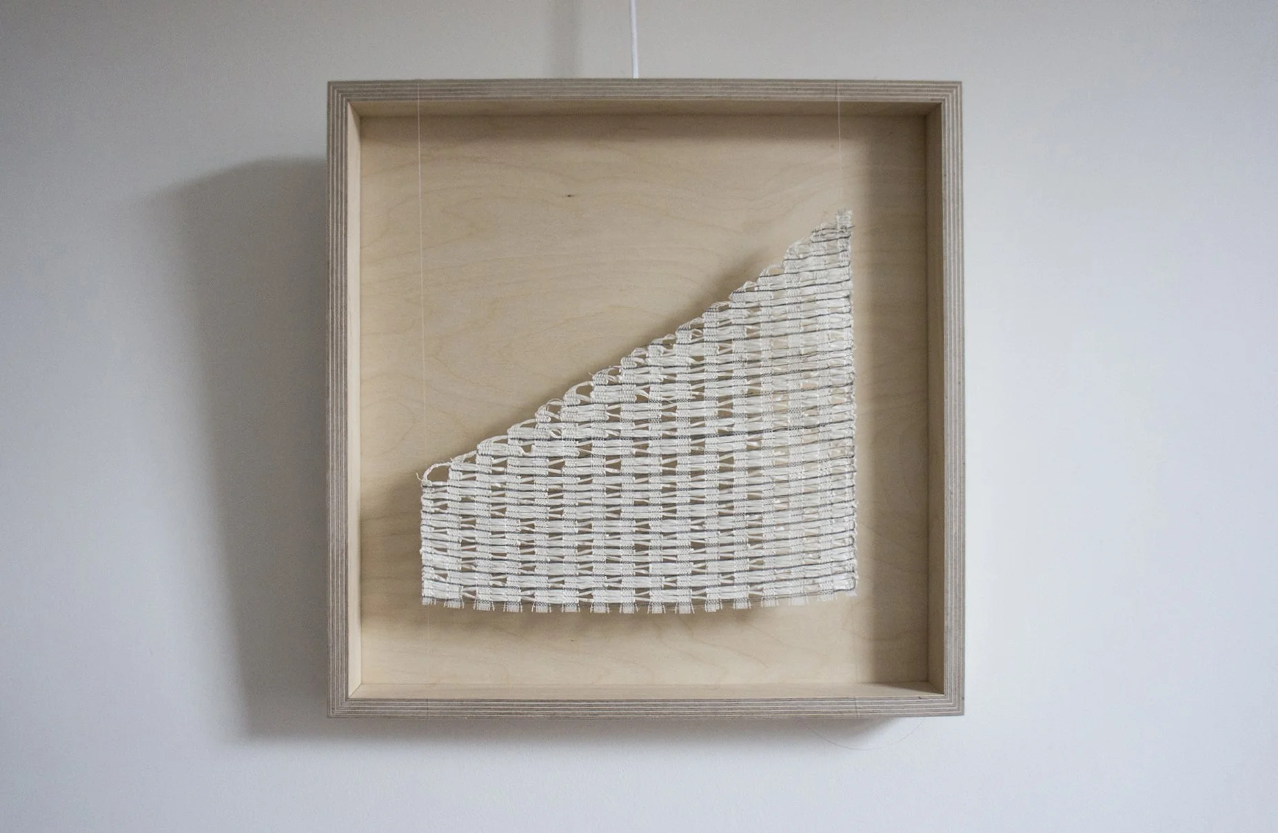 HANNAH ROBSON - Handwoven paper textiles