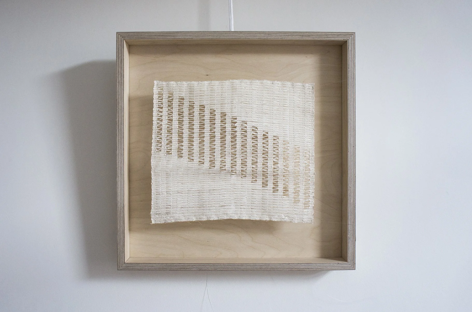 HANNAH ROBSON - Handwoven paper textiles