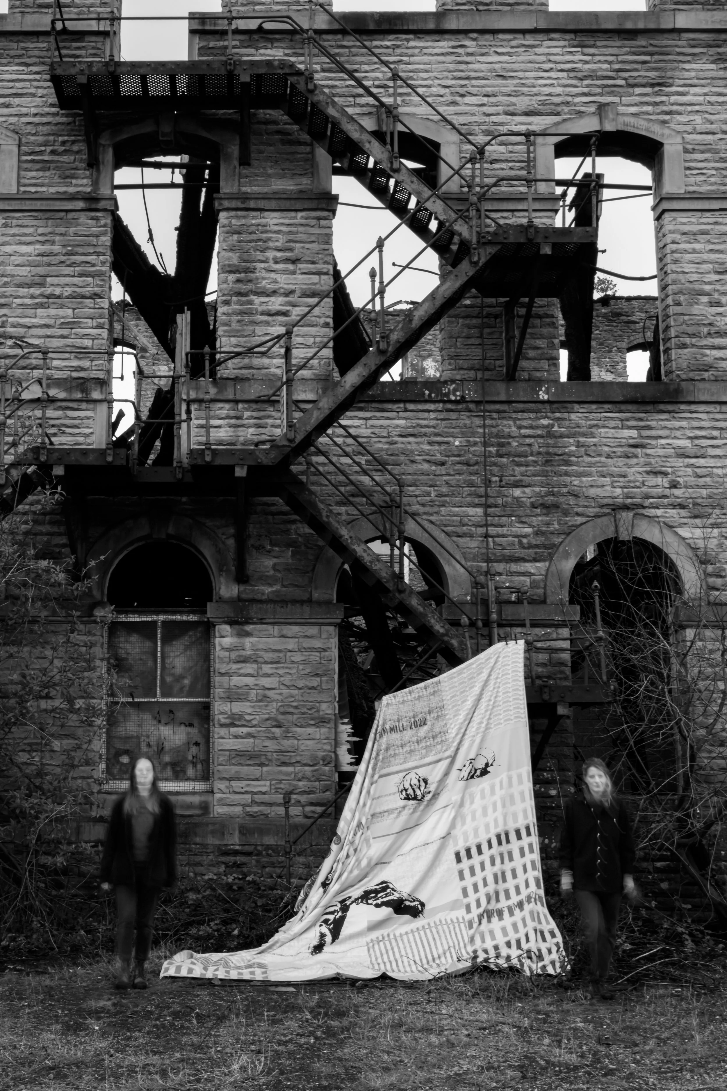 HANNAH ROBSON - A Cloth for the Lost Mills