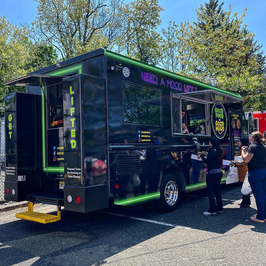 GOOD MOOD Truck