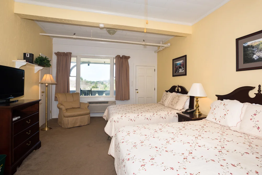 Guest Rooms & Suites — The Green Park Inn