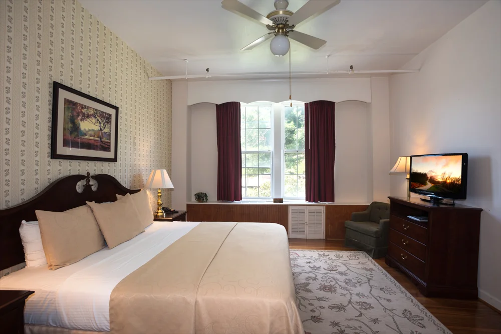 Guest Rooms & Suites — The Green Park Inn