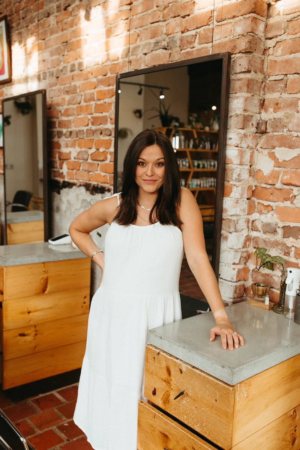 BOOK ONLINE — Commoner salon