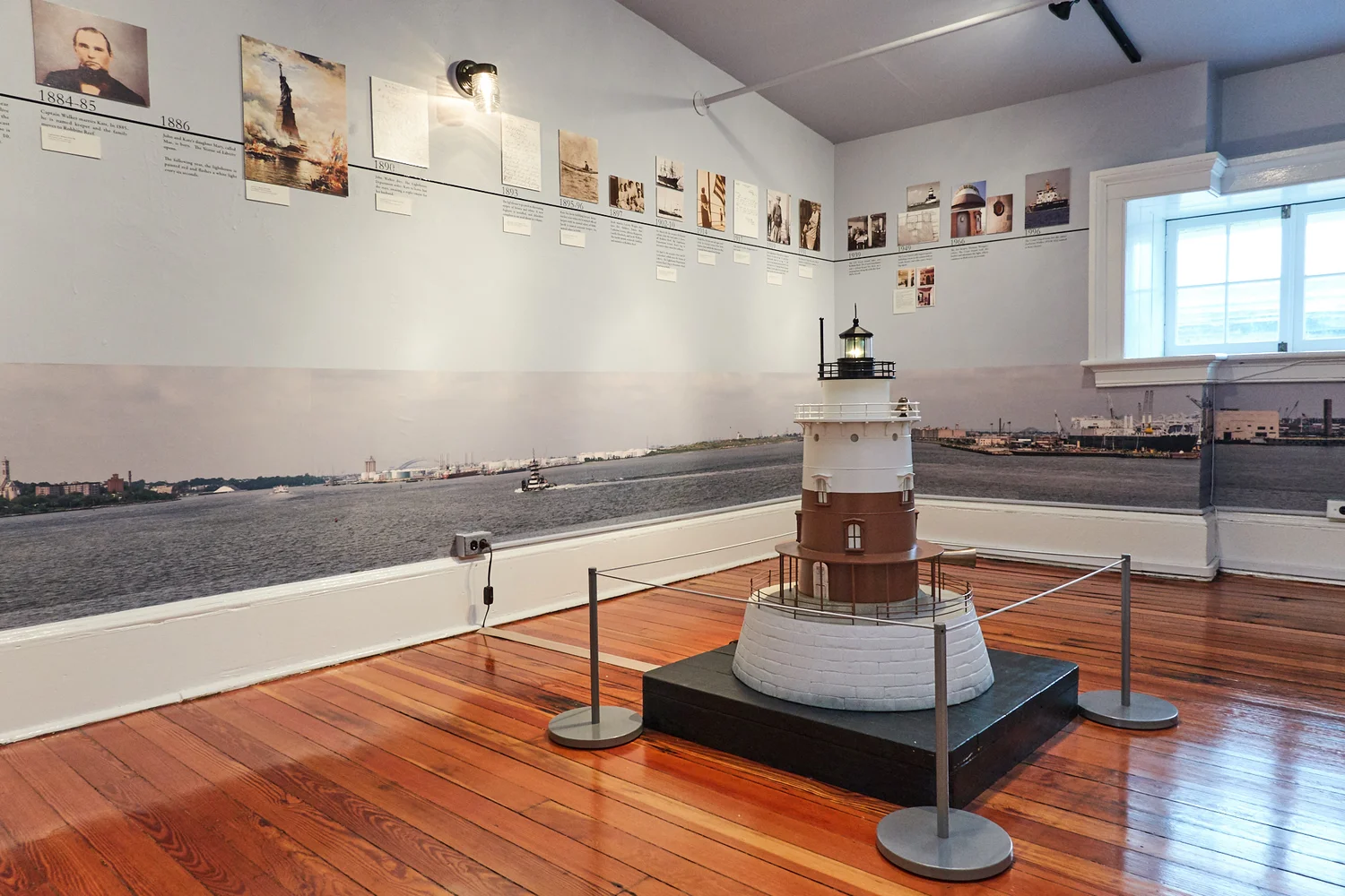 Robbins Reef Lighthouse: A Home in the Harbor — The Noble Maritime ...