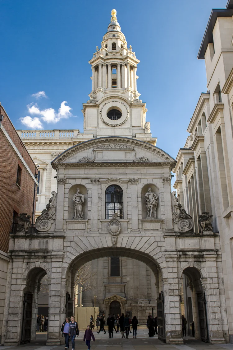 A Tale of Two Londons — Aperture Tours