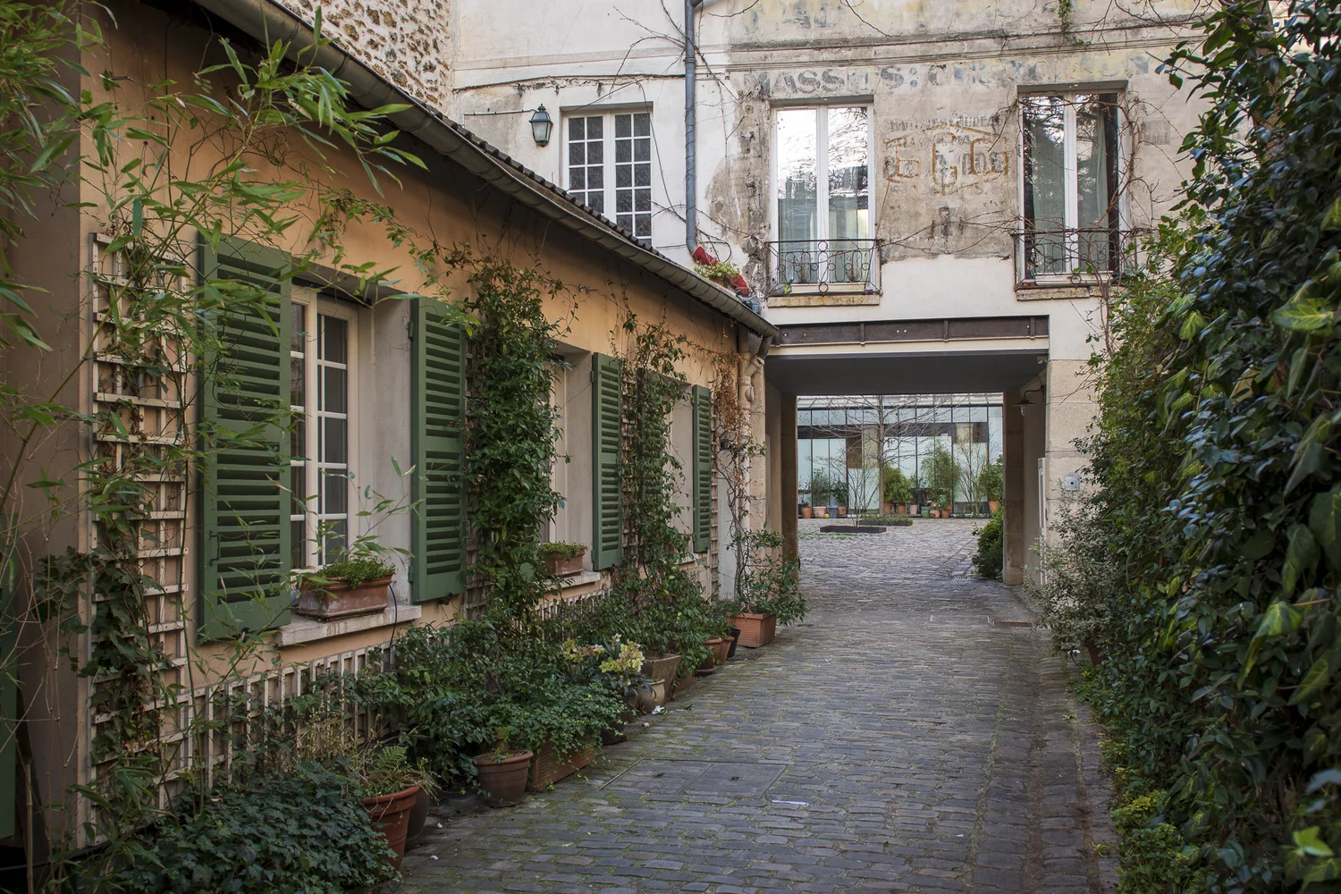 Hidden Courtyards of Bastille — Aperture Tours