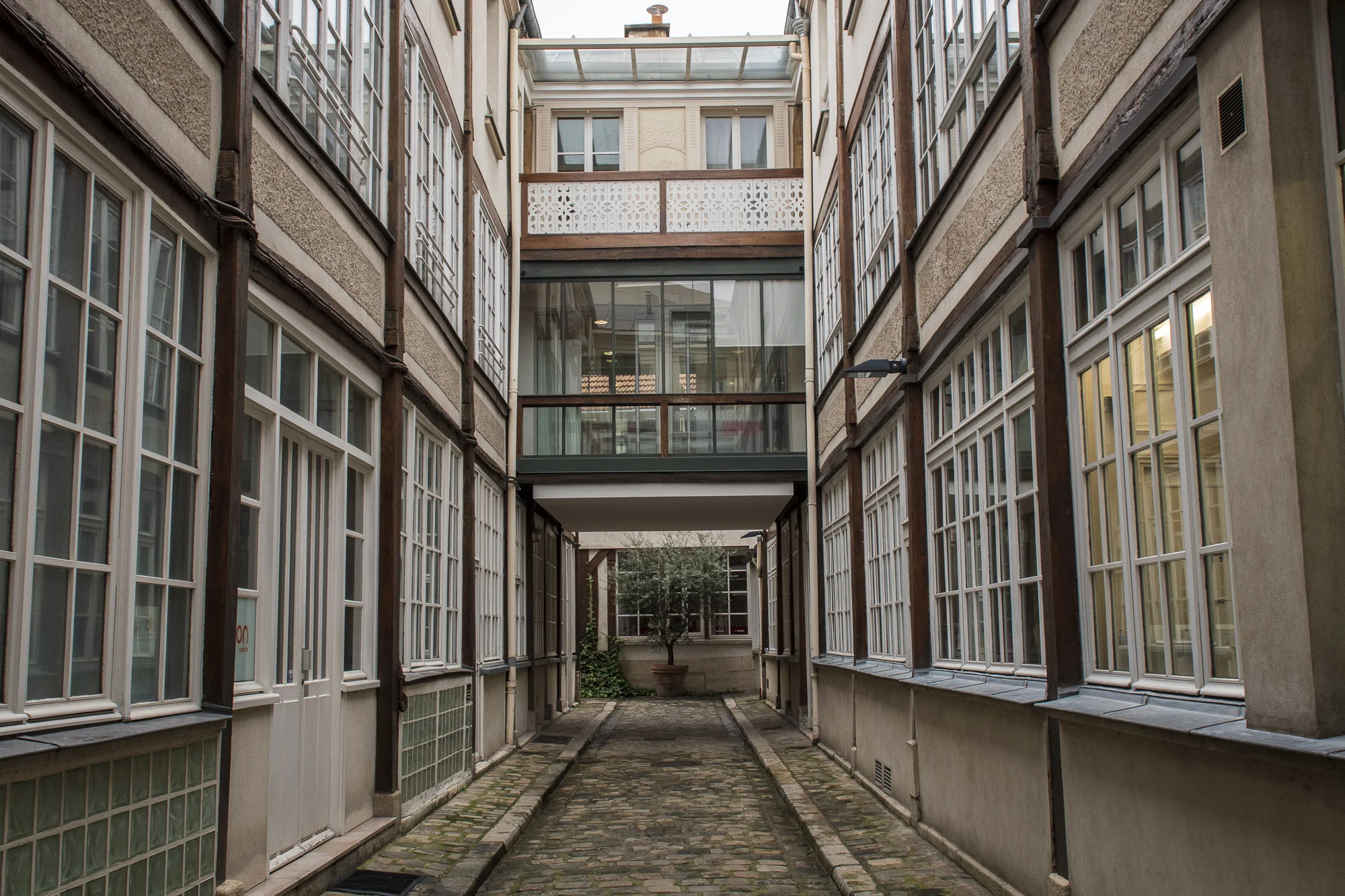 Hidden Courtyards of Bastille — Aperture Tours