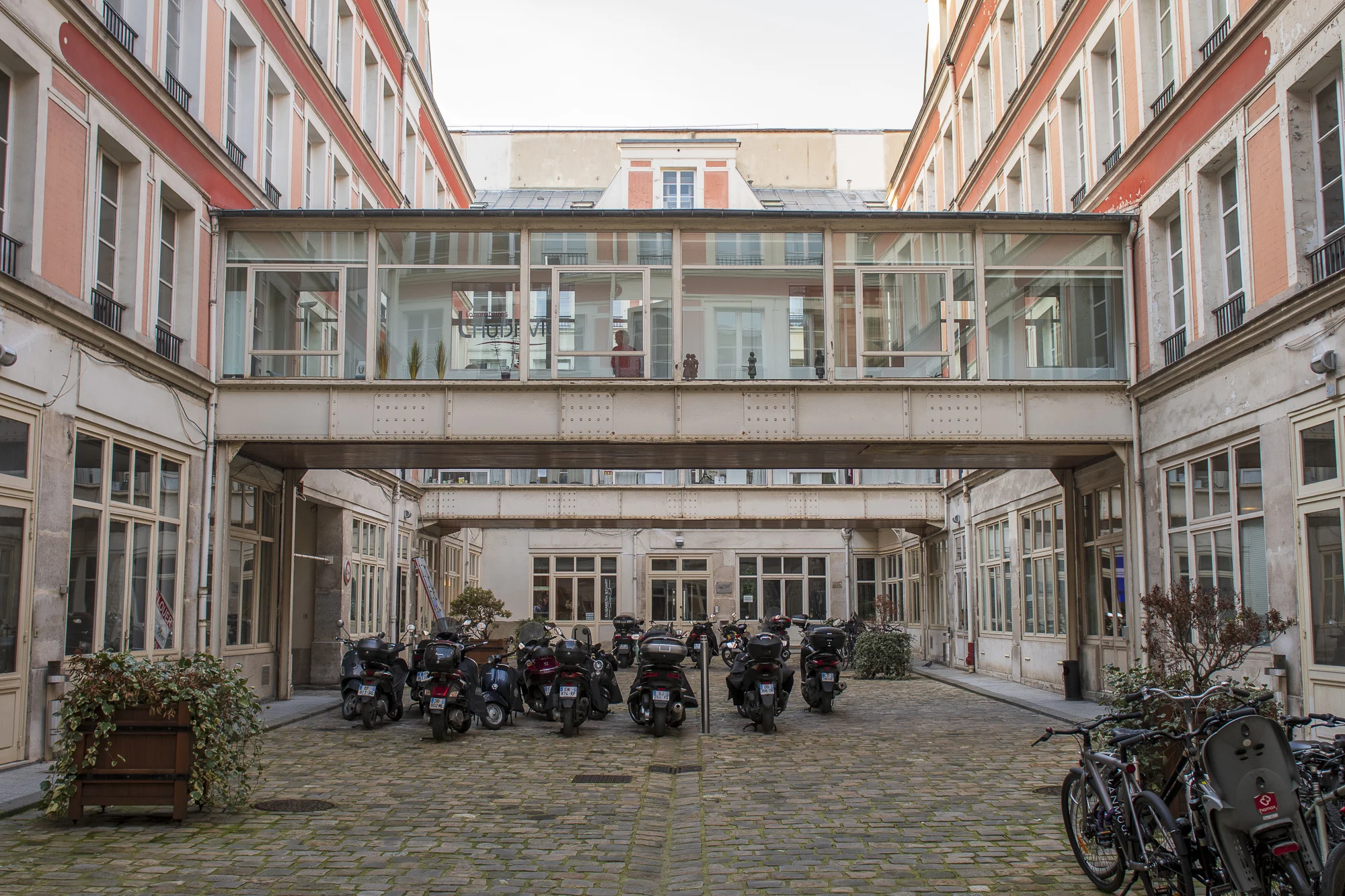 Hidden Courtyards of Bastille — Aperture Tours