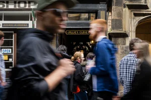 The Closes along Edinburgh's Royal Mile — Aperture Tours