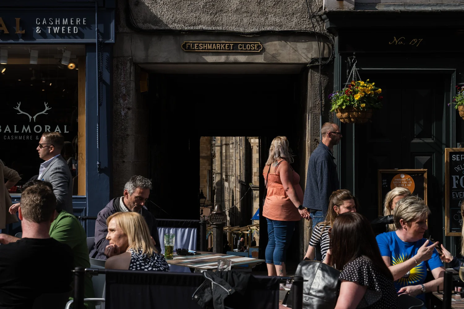 The Closes along Edinburgh's Royal Mile — Aperture Tours