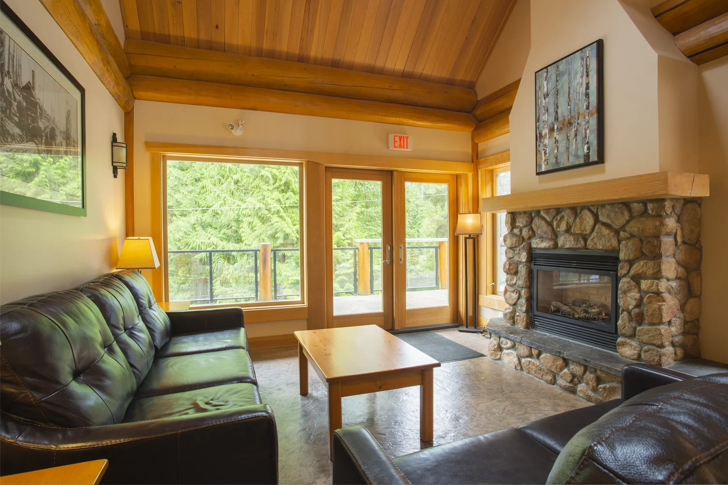 Johnson Cabins - Loon Lake Lodge & Retreat Centre