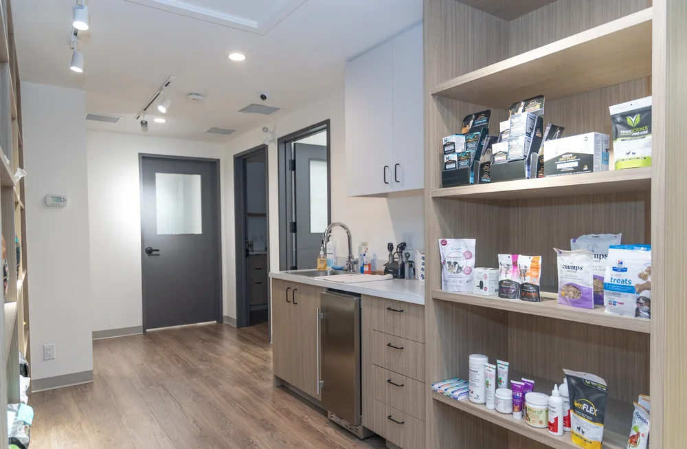 Royal Loop Vet Clinic — Certus