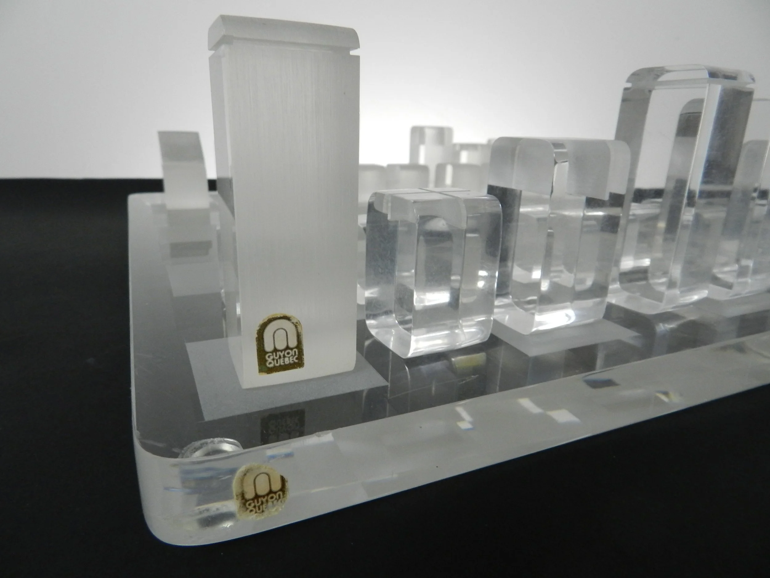 Lucite Chess Set by Guyon — zig zag