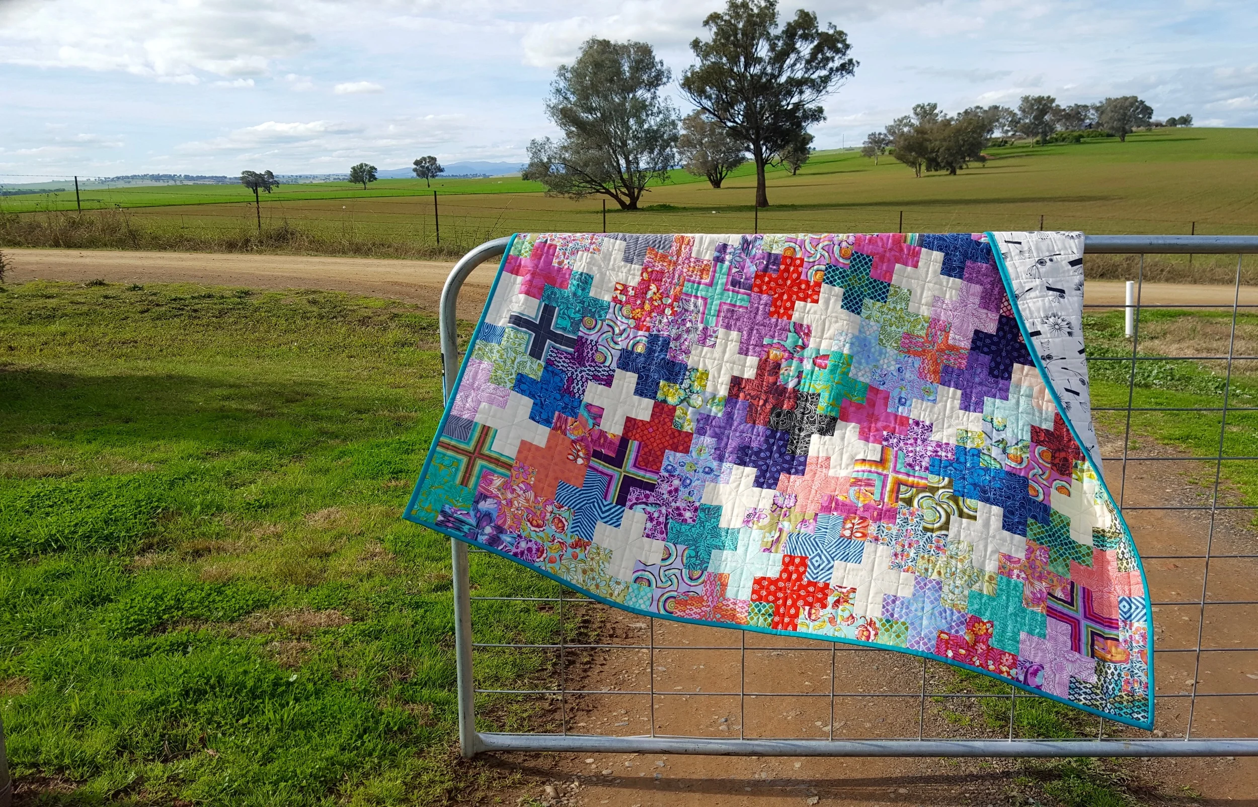 Crossed Paths Quilt — Tales of Cloth | English Paper Pieces