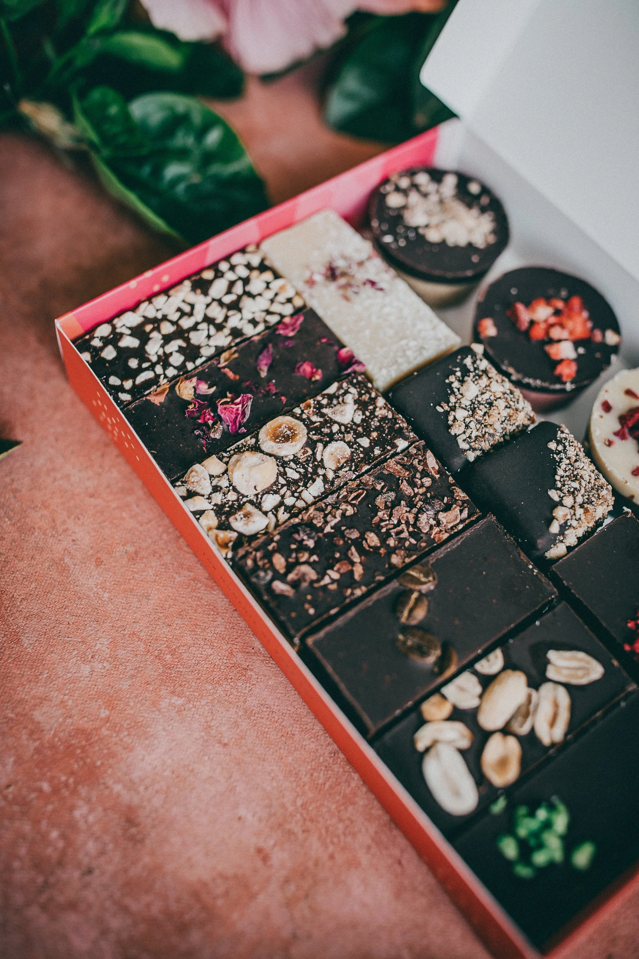 NEW Celebrations Gift Box x 15 Pieces (Vg. Gf.) — Manuko