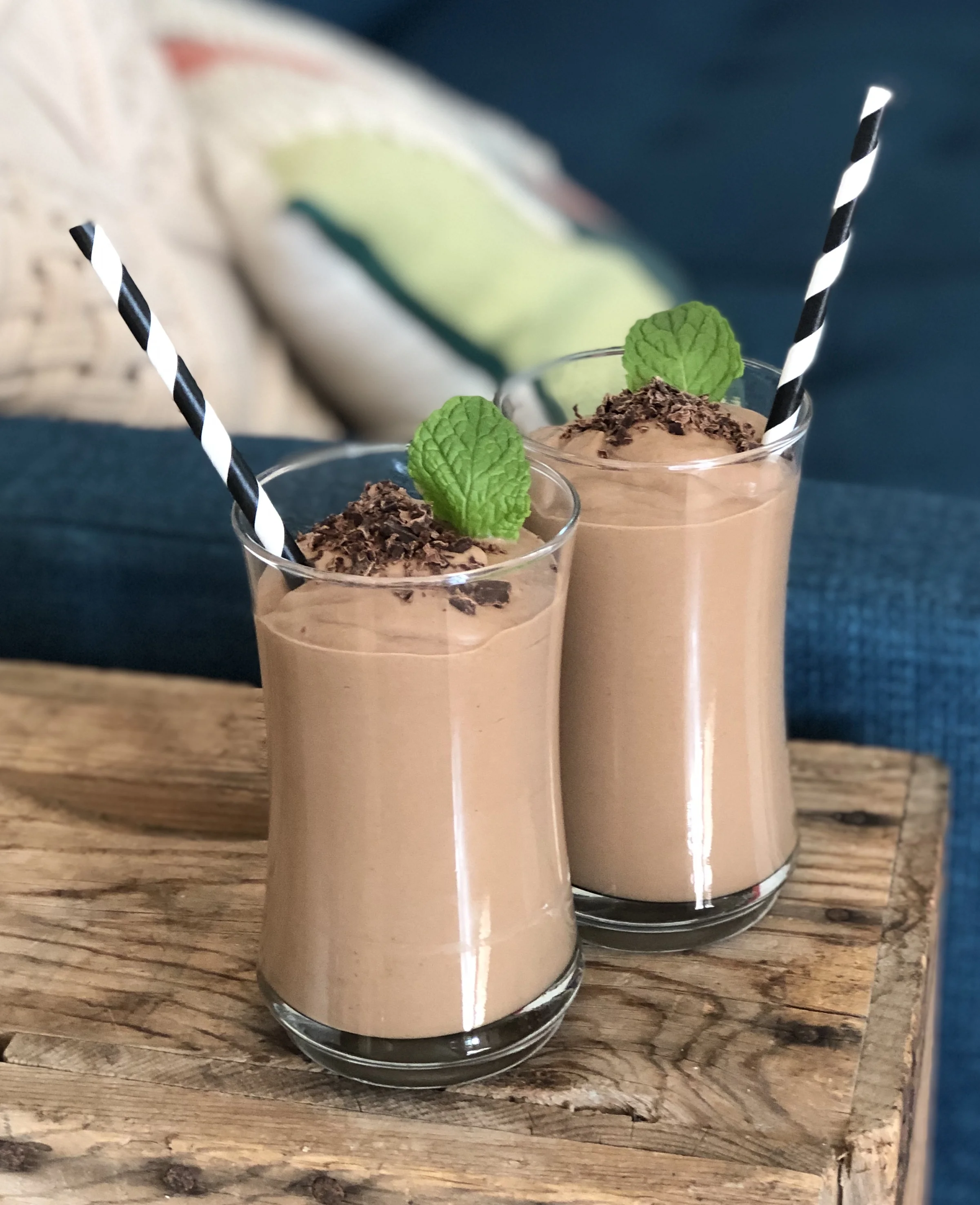 Keto Recipe: Mint Chocolate Chip Smoothie — Keto In The City