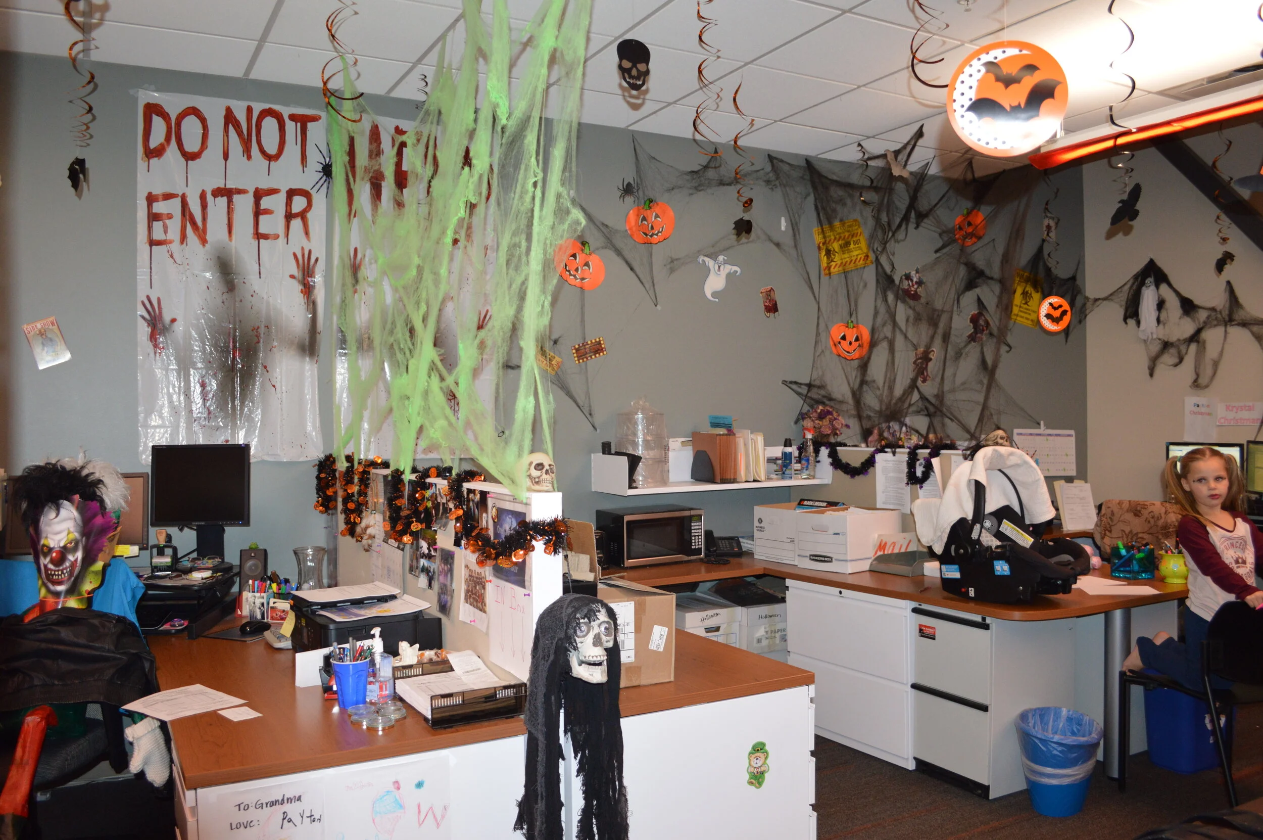 Halloween Desk Decorating Contest