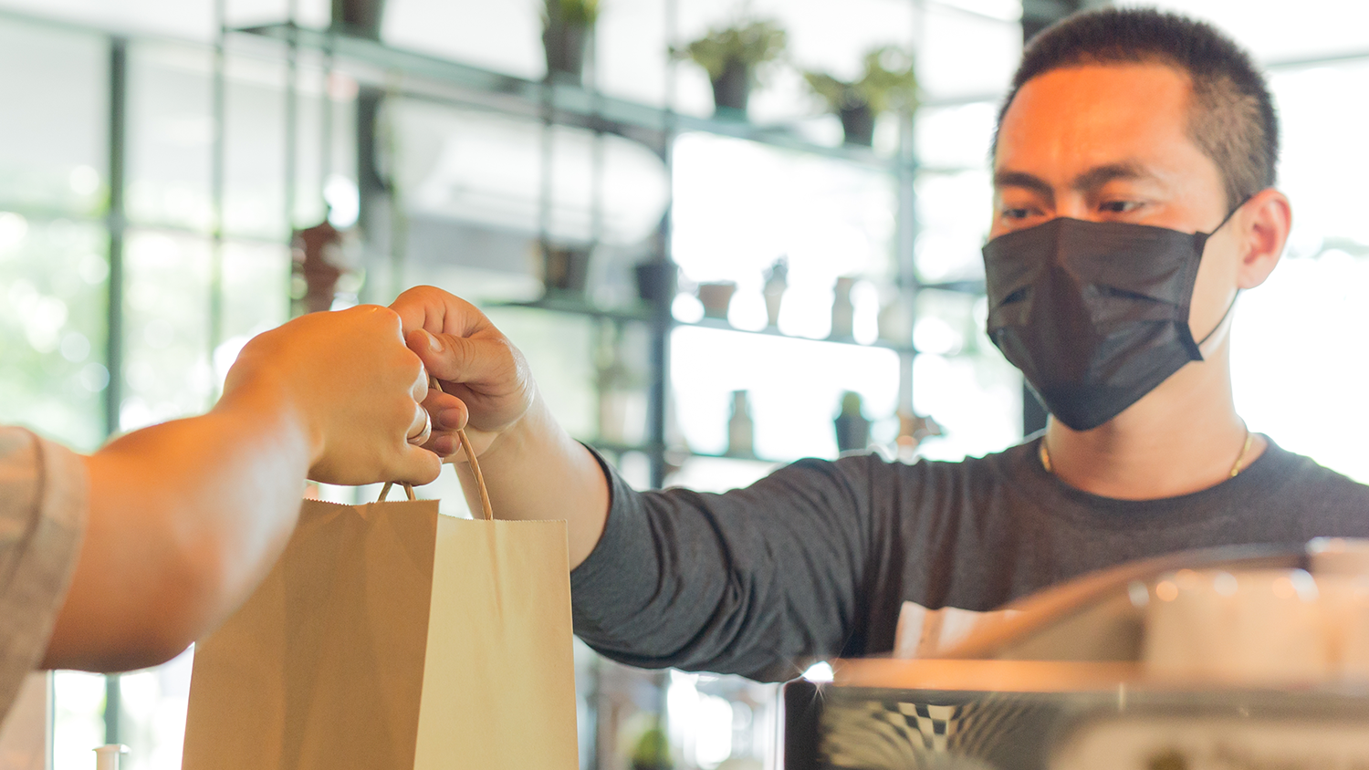 Restaurant PPE: Cloth Masks vs. 3-Ply Masks — The Rail
