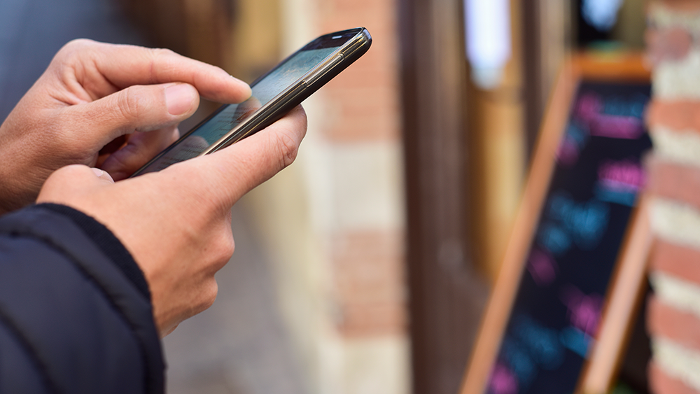 Use SMS Marketing to Grow Your Restaurant Business — The Rail