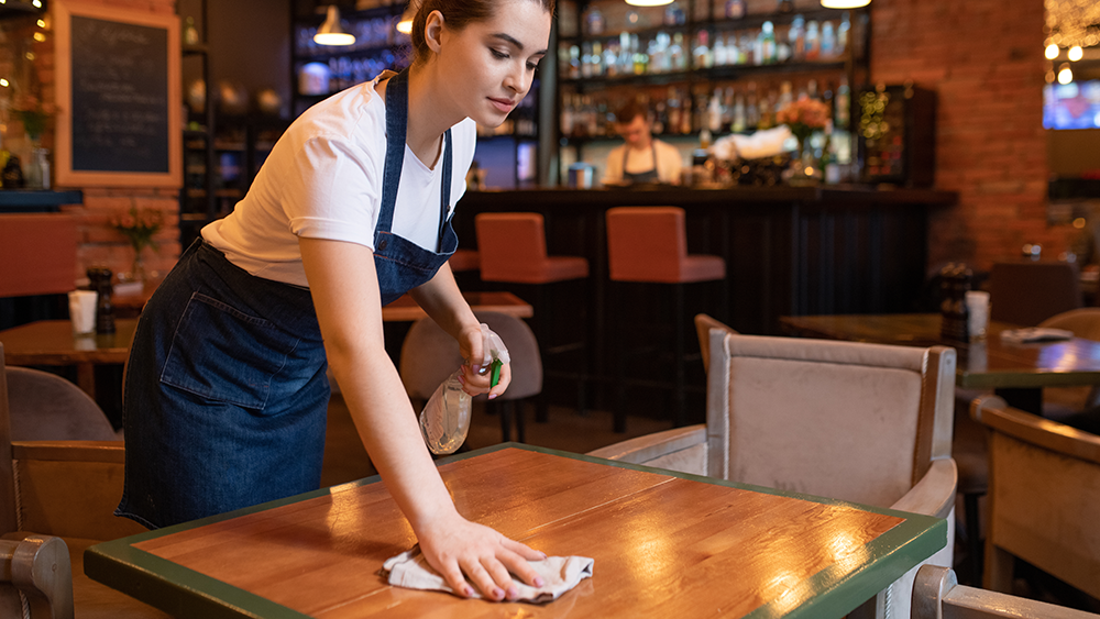Food Safety Responsibilities Across Restaurant Roles — The Rail