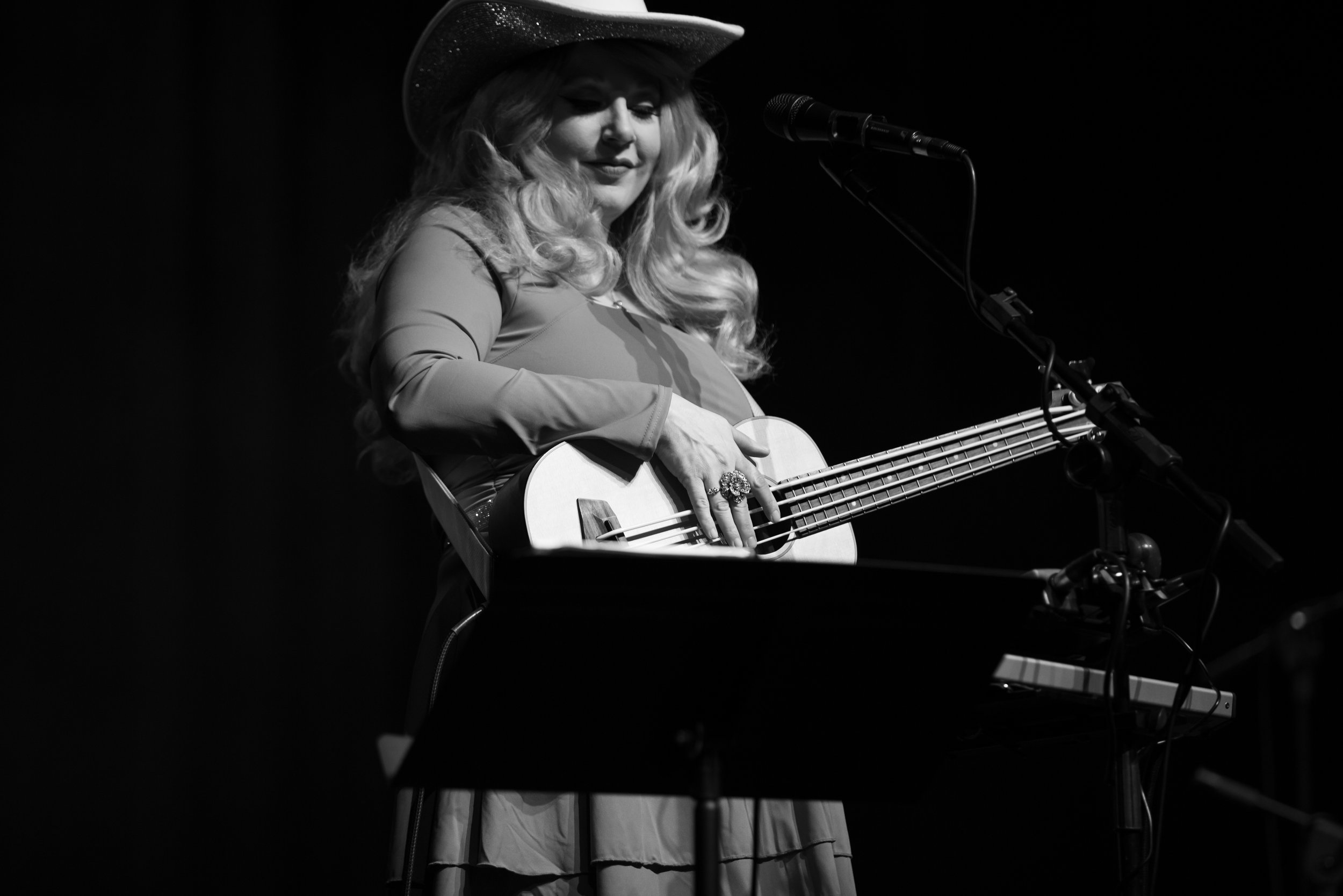 Kate Voss & The Hot Sauce — Sundae + Mr. Goessl