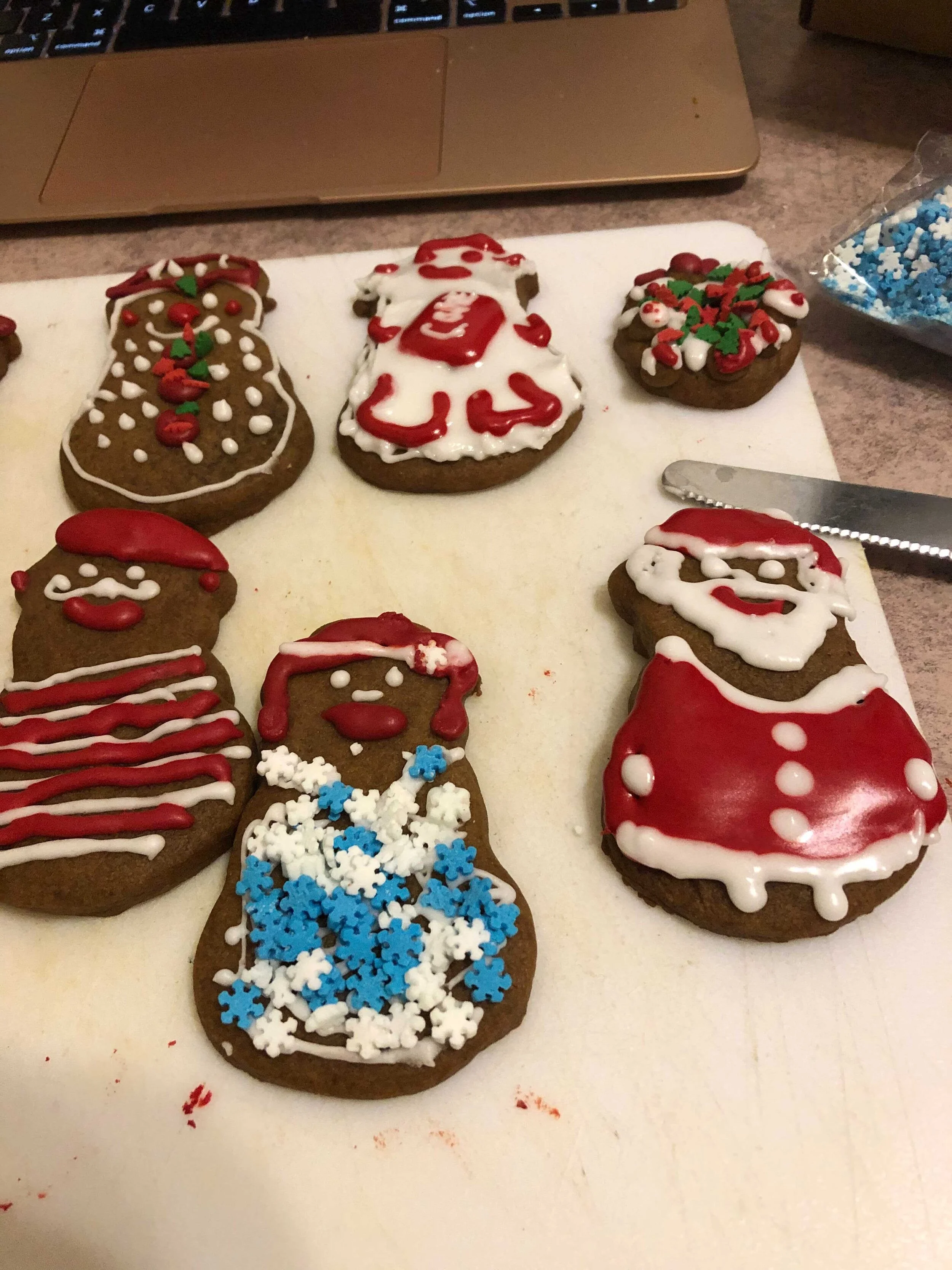 Tips to Host a Fun & Festive Virtual Holiday Party — FERRÉ SPOSA