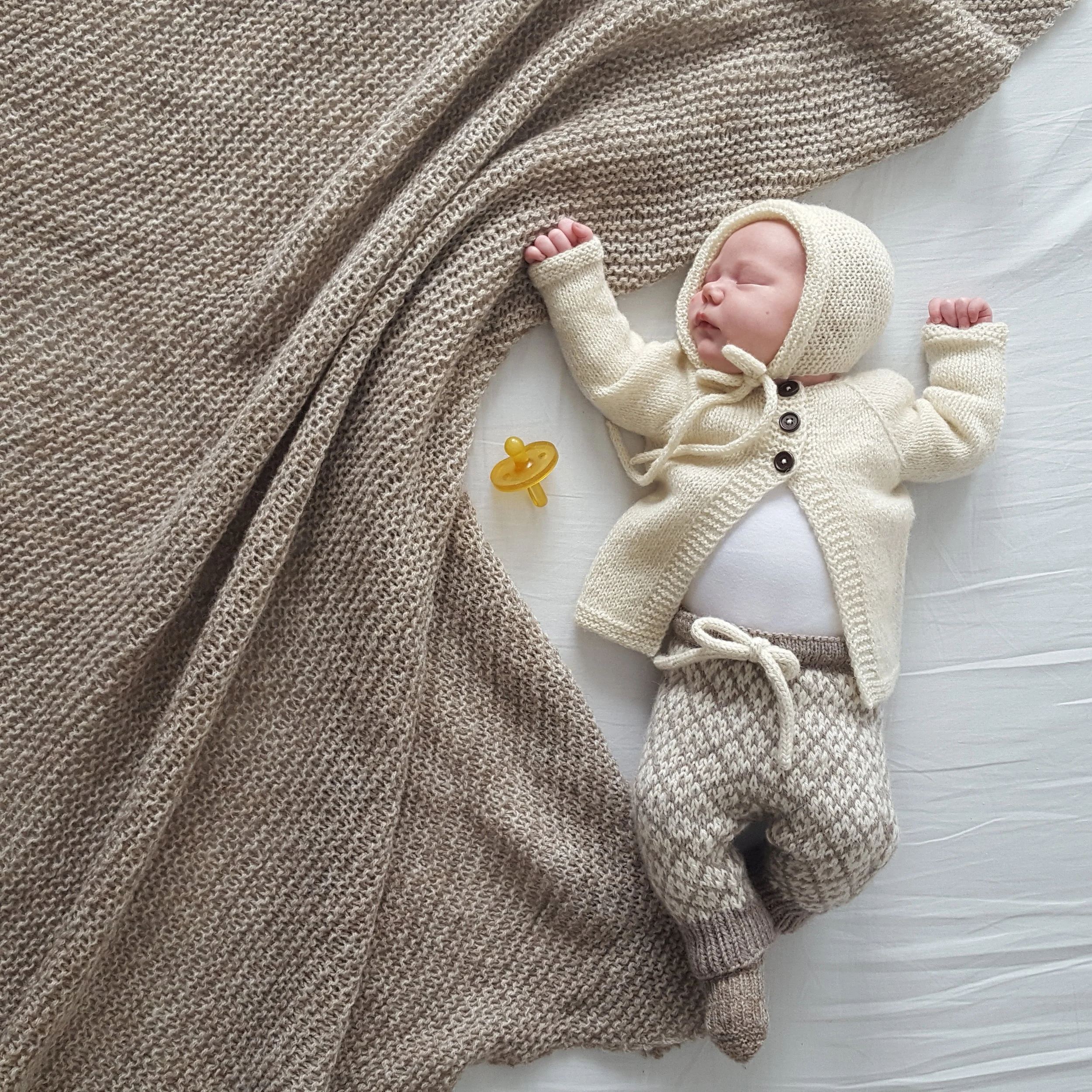 Strikk til nye mennesker — Strikkezilla Design