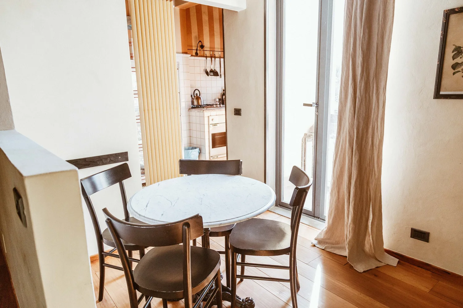 Cosy Italian Kitchen & Dining area — Brantuo Studio