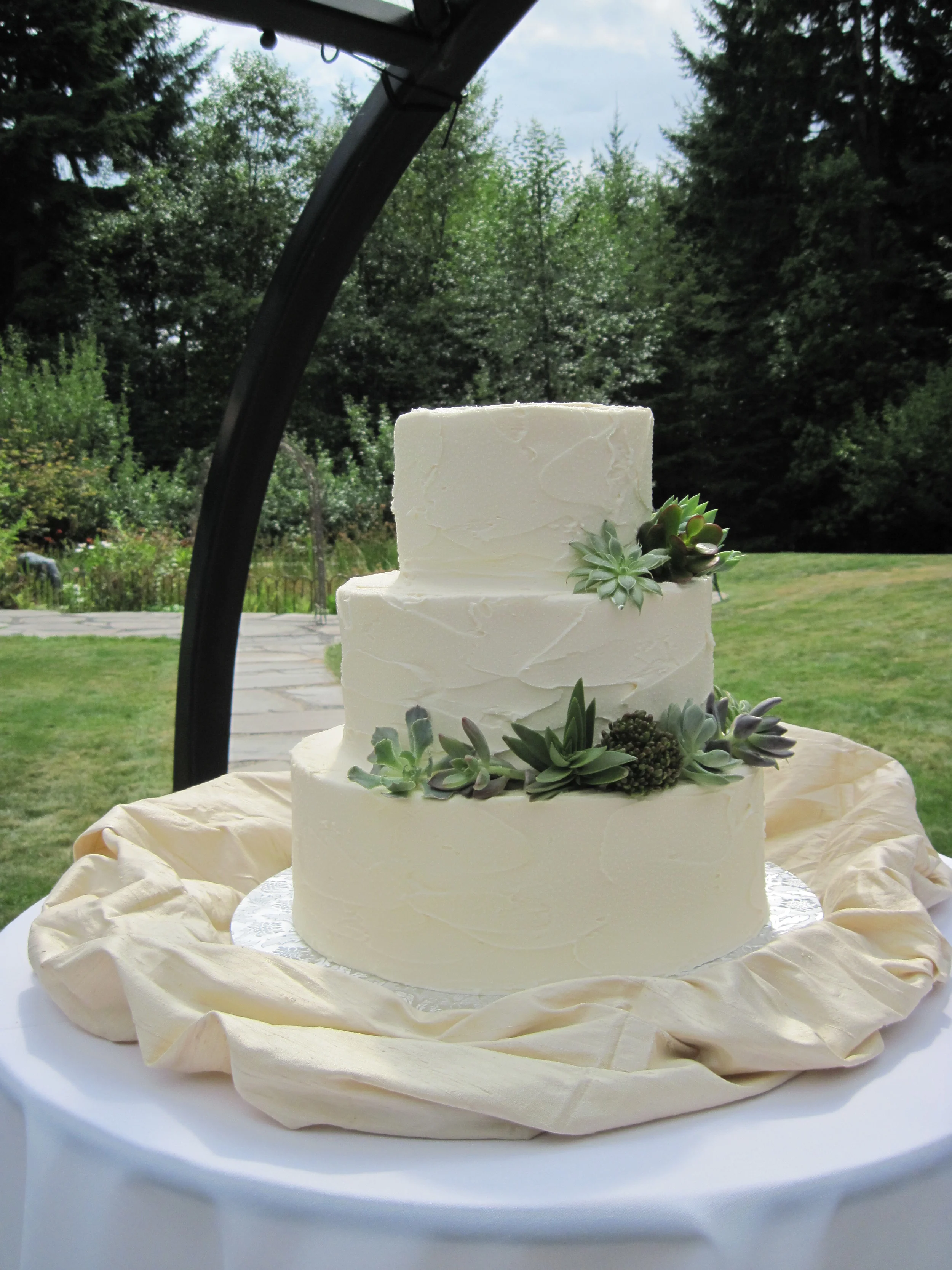 Wedding Cake Bakery in Bellevue & Seattle WA | Cakes By Crème de la Crème