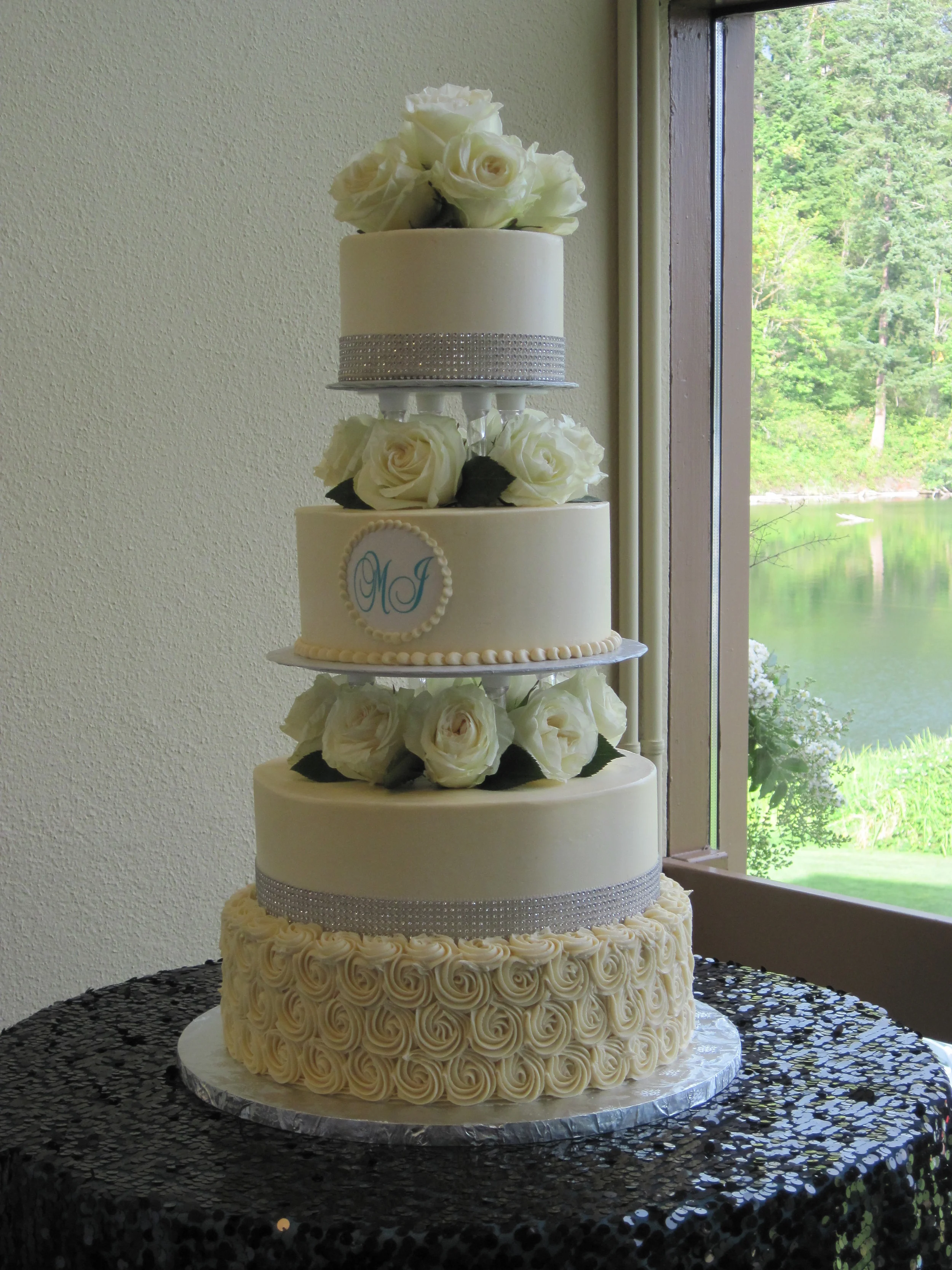 Wedding Cake Bakery in Bellevue & Seattle WA | Cakes By Crème de la Crème
