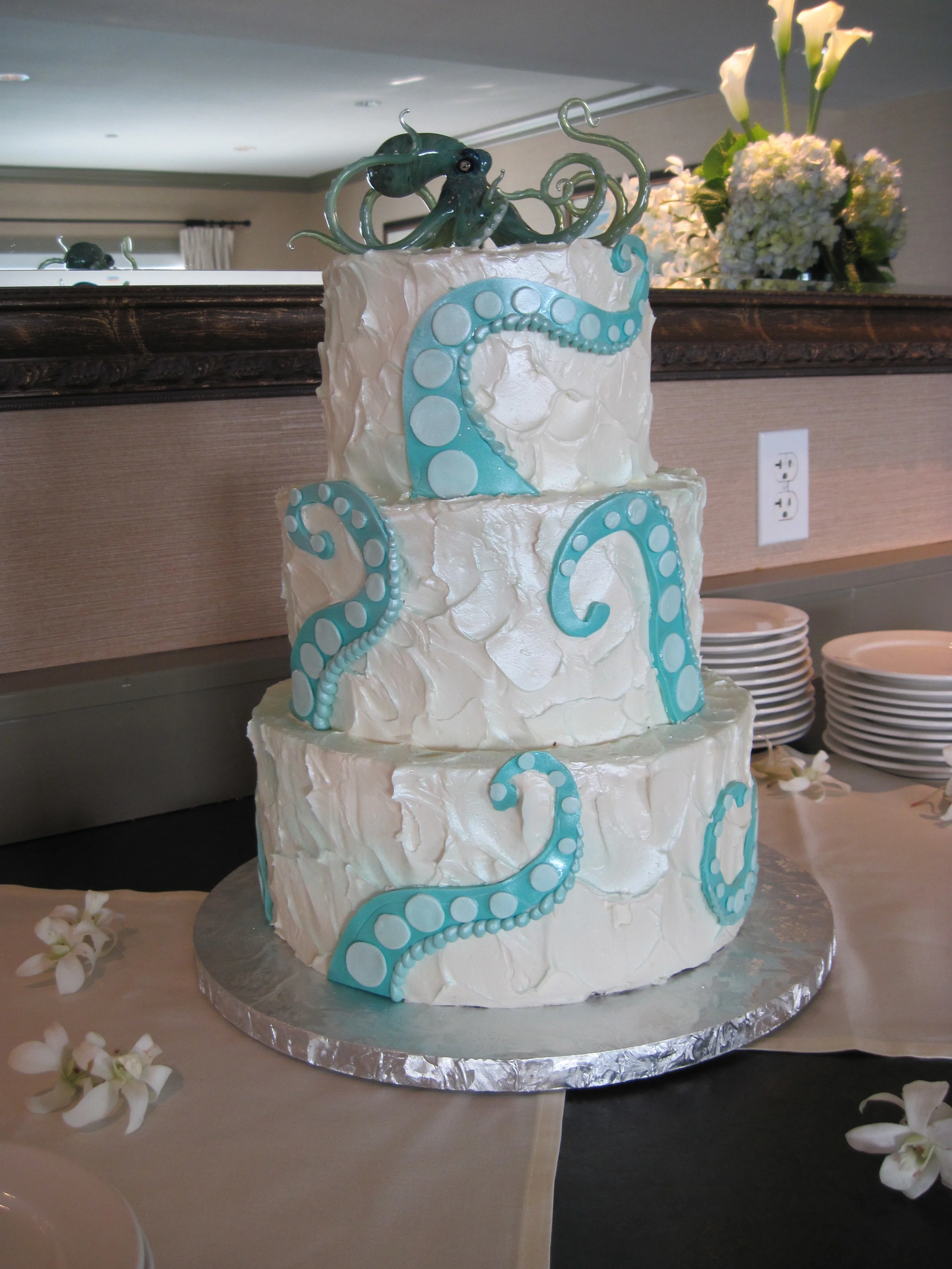 Wedding Cake Bakery in Bellevue & Seattle WA | Cakes By Crème de la Crème