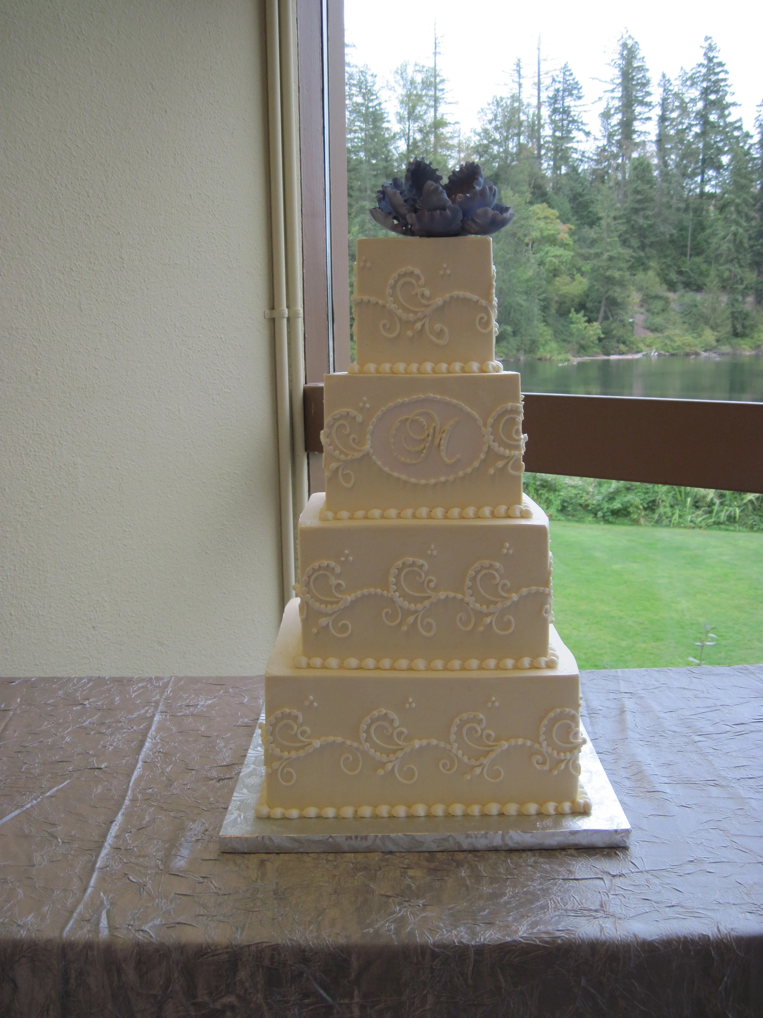 Wedding Cake Bakery in Bellevue & Seattle WA | Cakes By Crème de la Crème