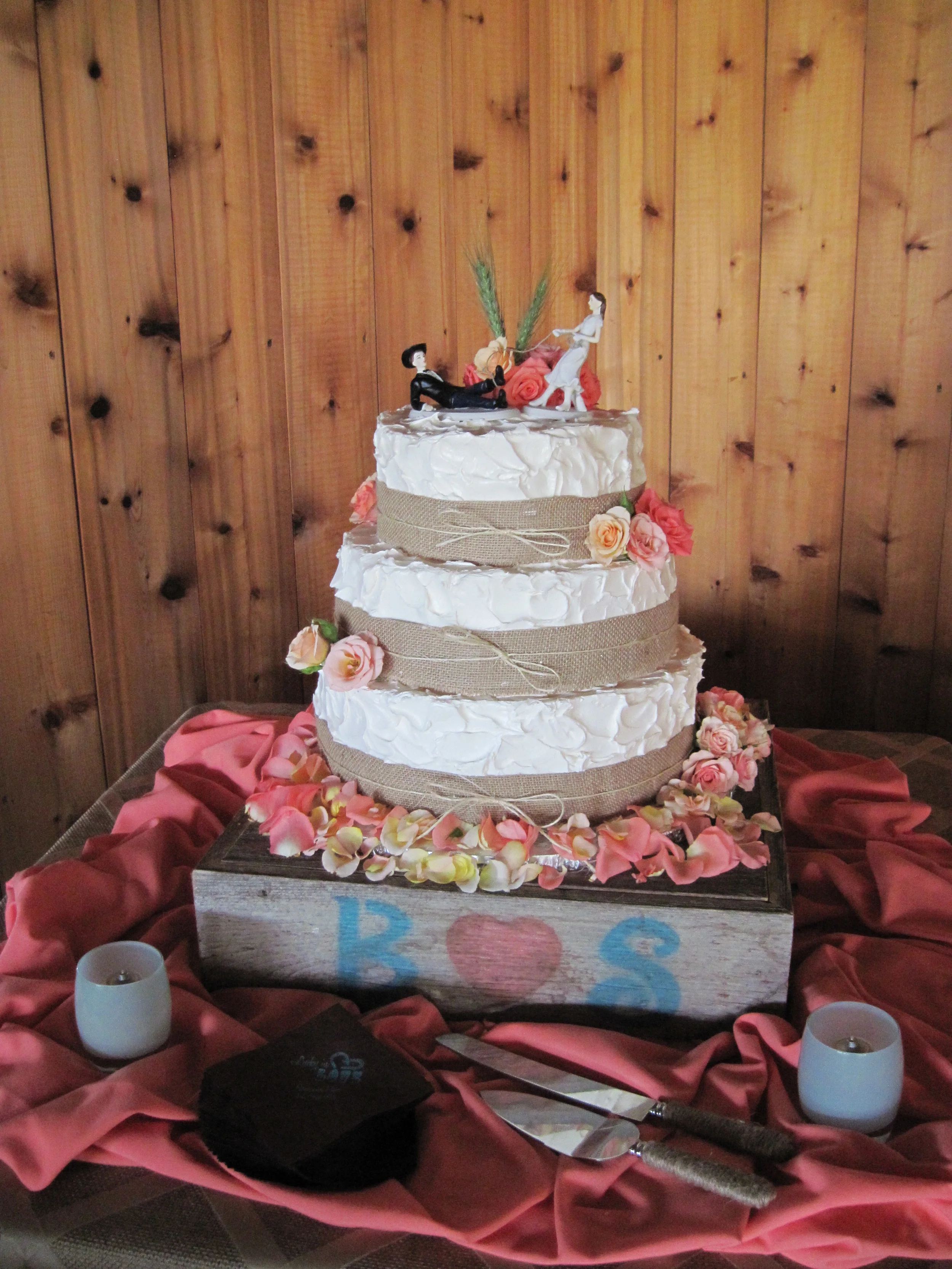 Wedding Cake Bakery in Bellevue & Seattle WA | Cakes By Crème de la Crème
