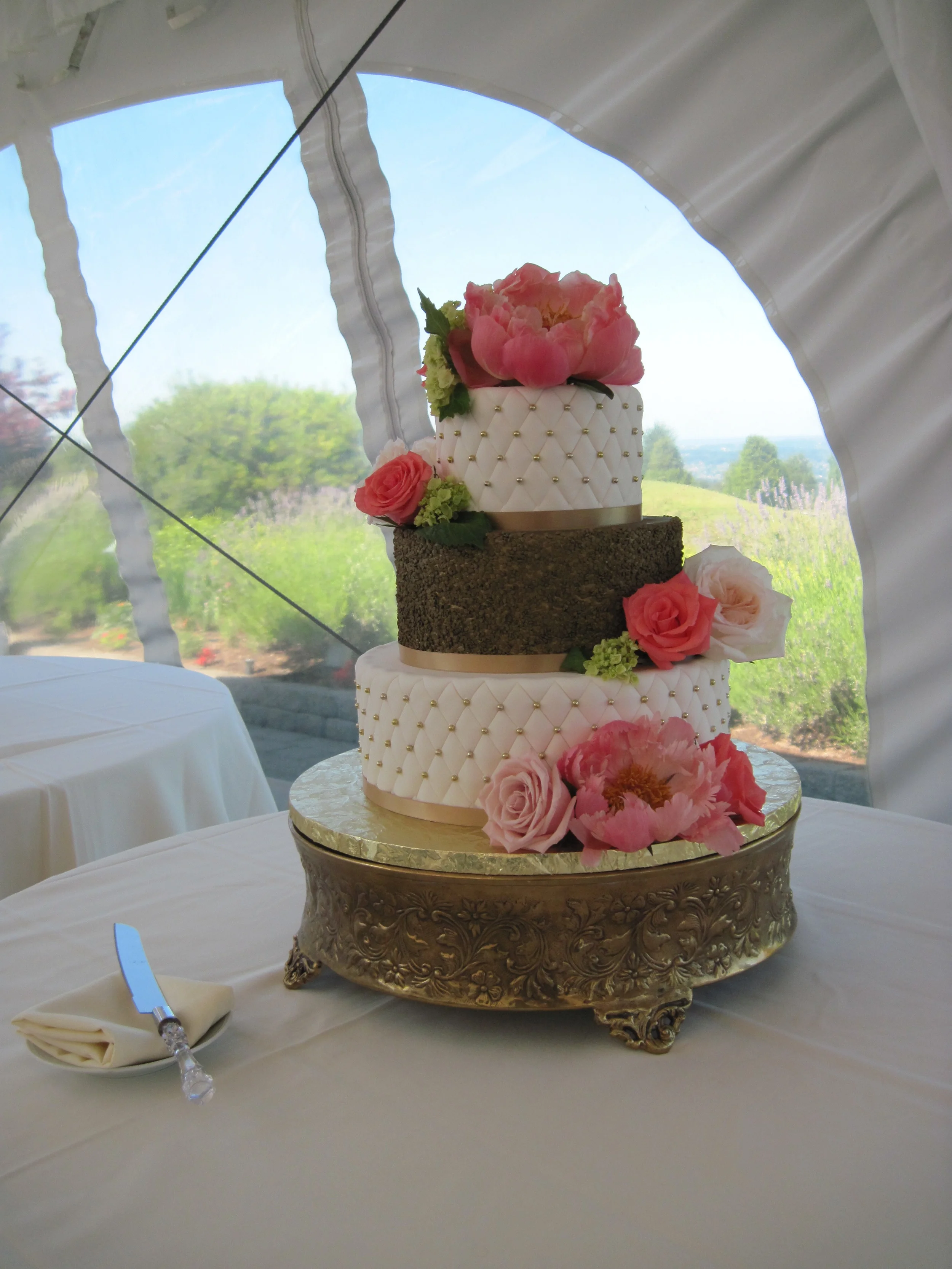 Wedding Cake Bakery in Bellevue & Seattle WA | Cakes By Crème de la Crème