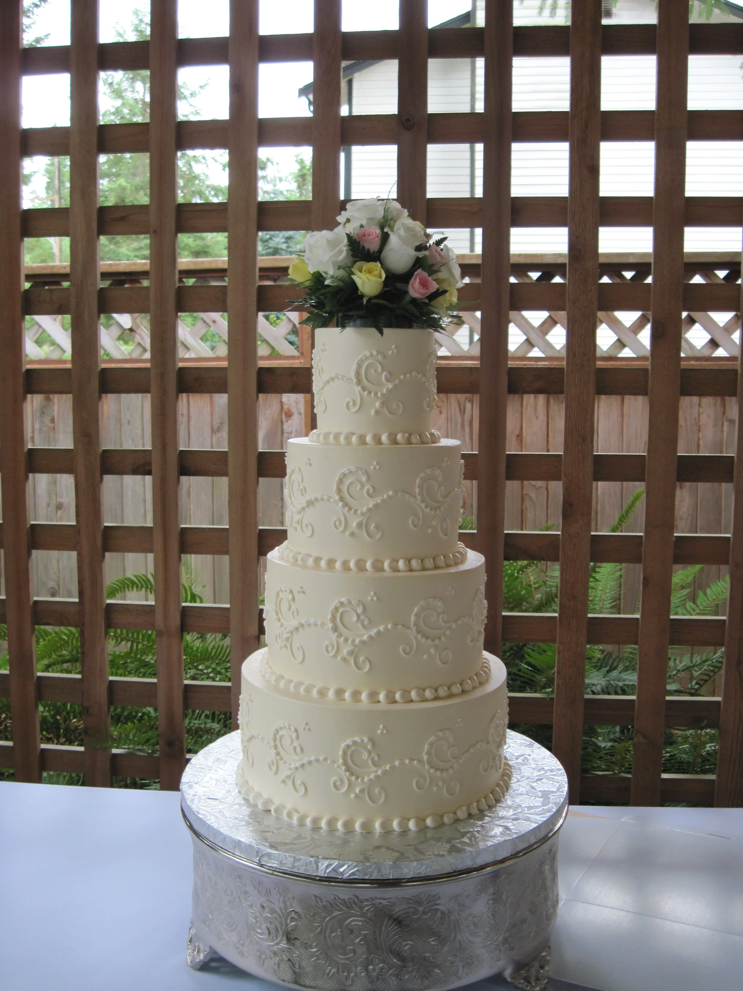 Wedding Cake Bakery in Bellevue & Seattle WA | Cakes By Crème de la Crème