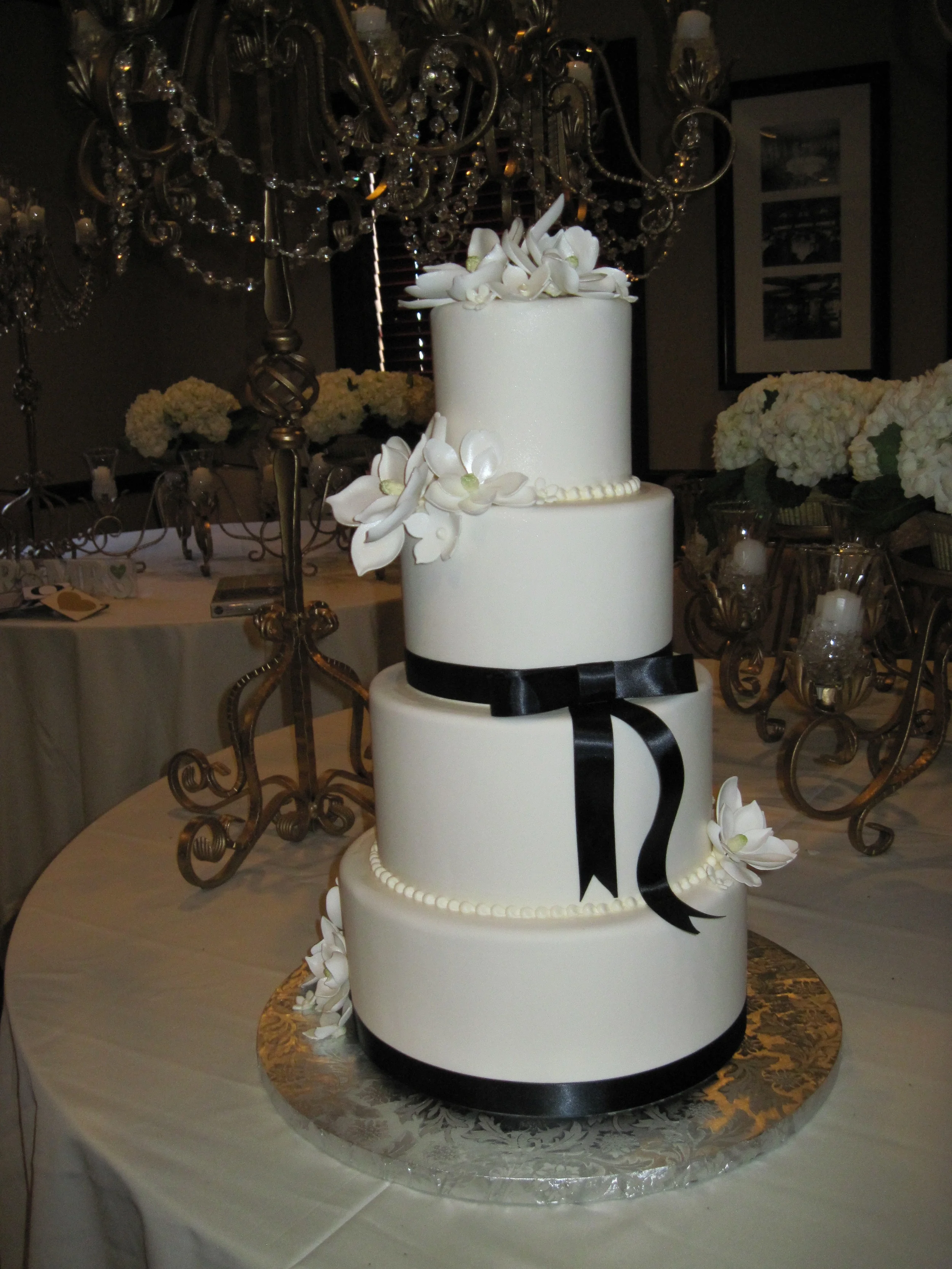 Wedding Cake Bakery in Bellevue & Seattle WA | Cakes By Crème de la Crème