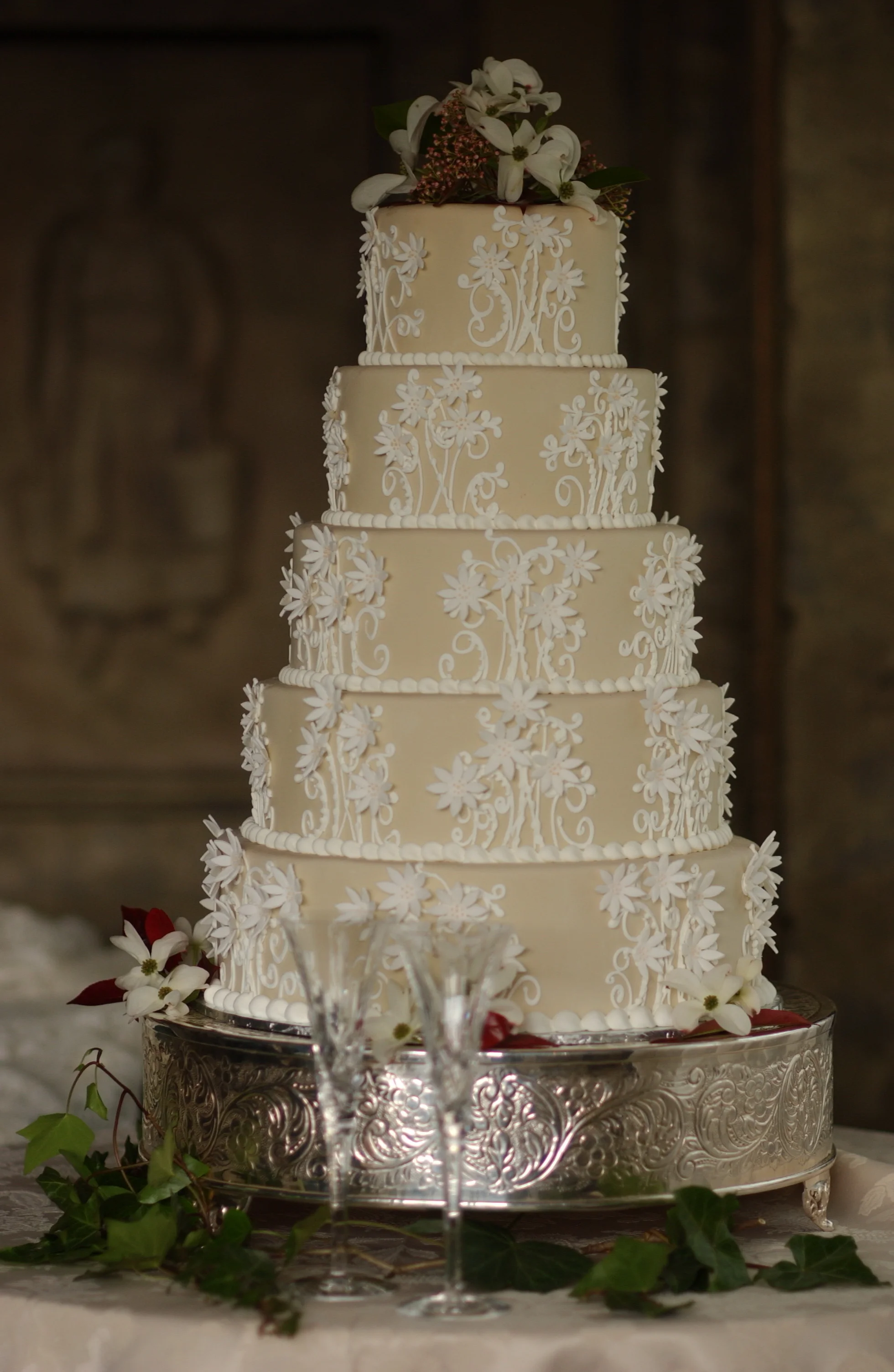 Wedding Cake Bakery in Bellevue & Seattle WA | Cakes By Crème de la Crème