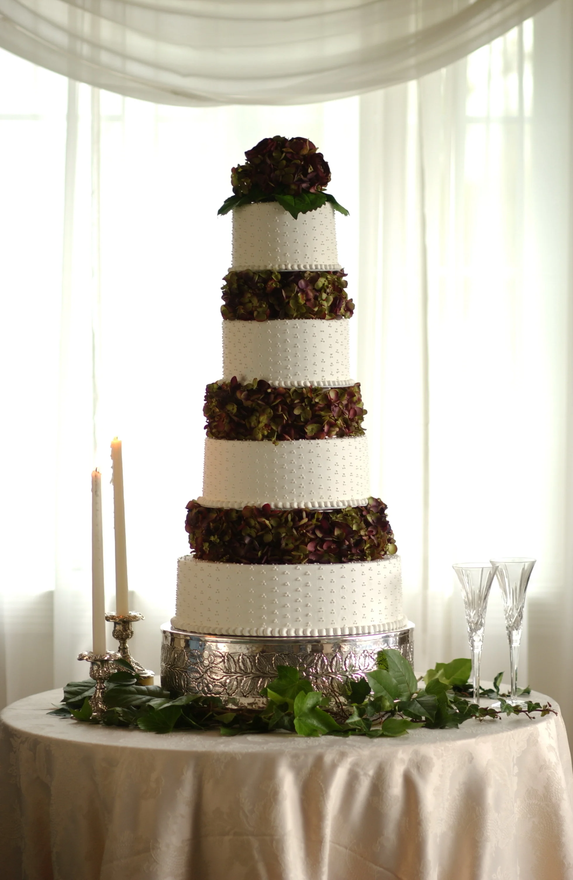 Wedding Cake Bakery in Bellevue & Seattle WA | Cakes By Crème de la Crème