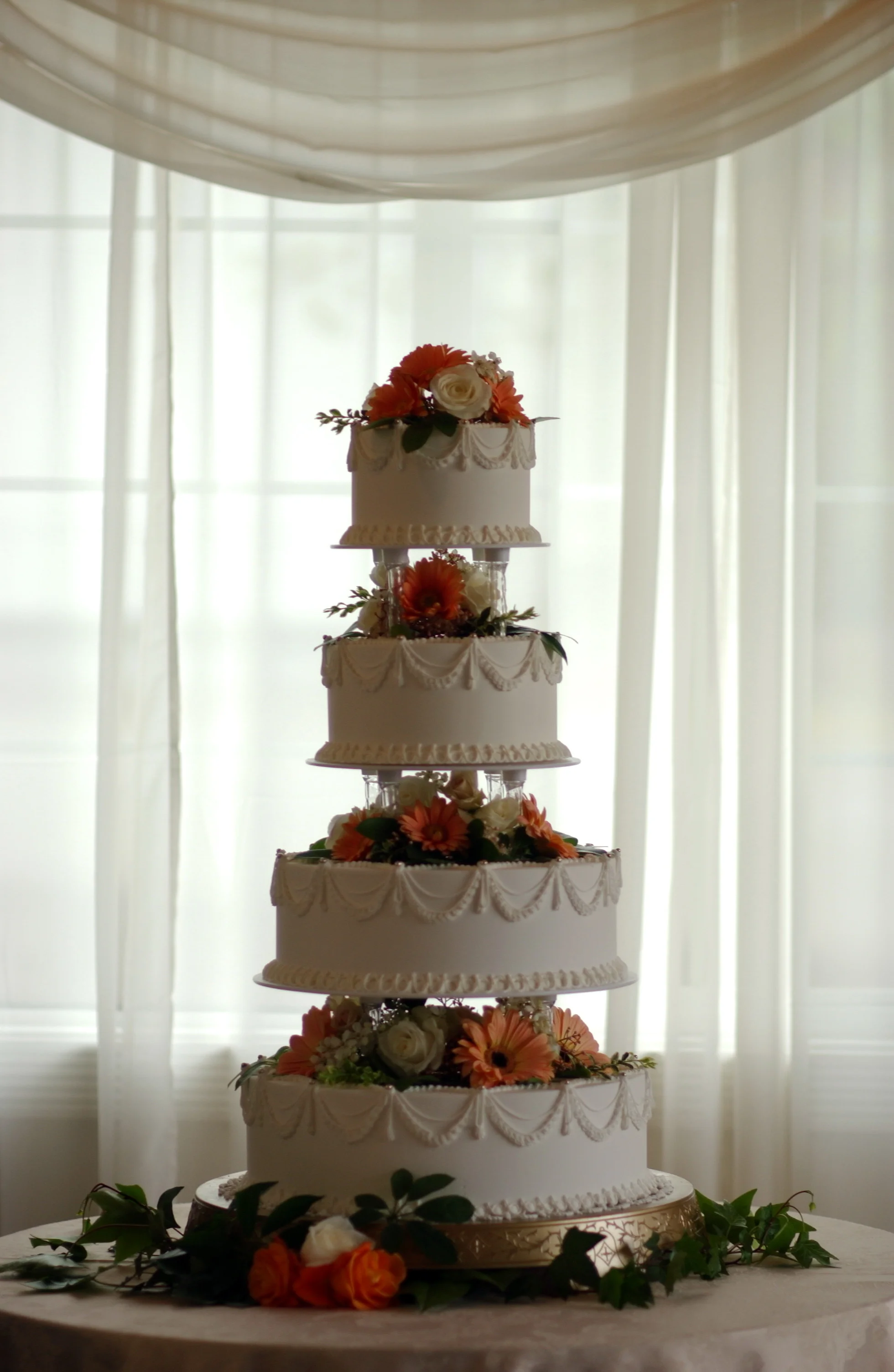 Wedding Cake Bakery in Bellevue & Seattle WA | Cakes By Crème de la Crème