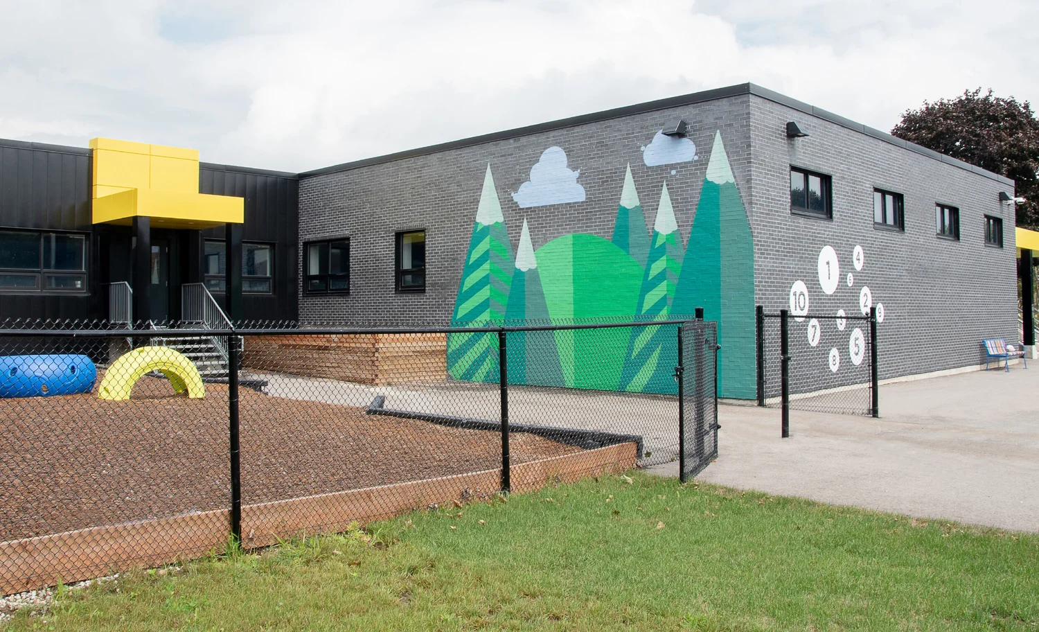 EXTERIOR — SIGNIFY DESIGN