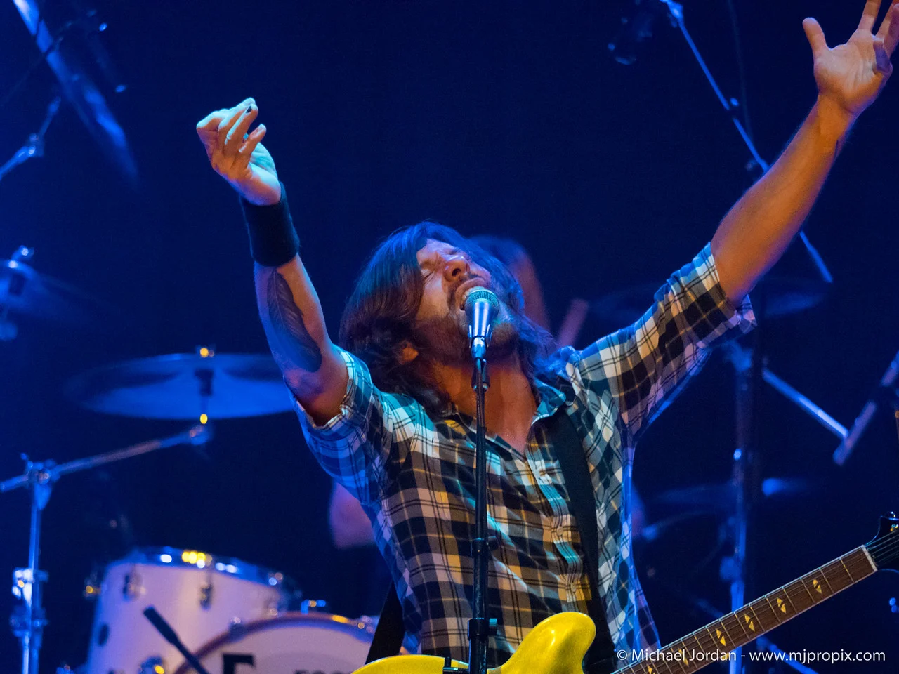 Media — Fooz Fighters