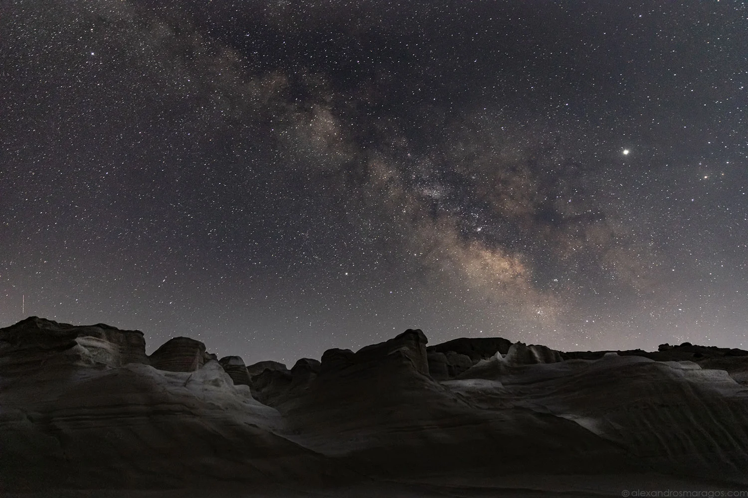 The otherworldly beauty of Sarakiniko, Milos island, Greece ...