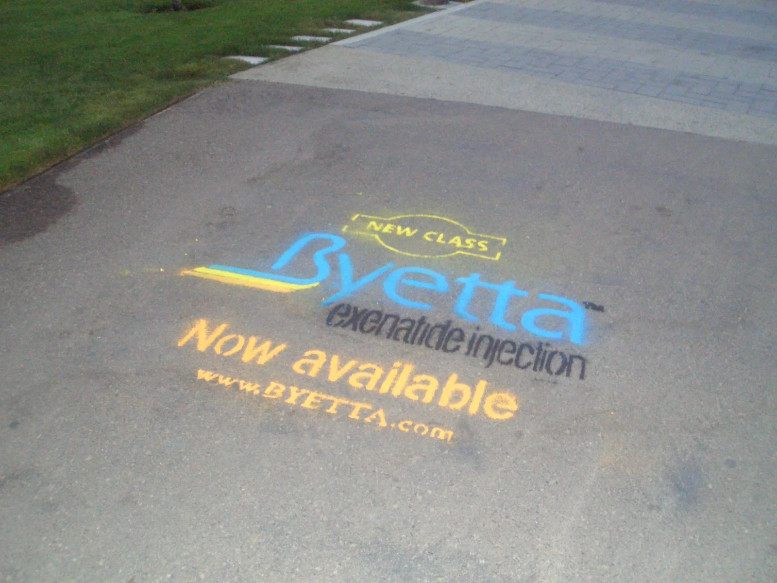 Sidewalk Chalk Art Advertising — Massivemedia