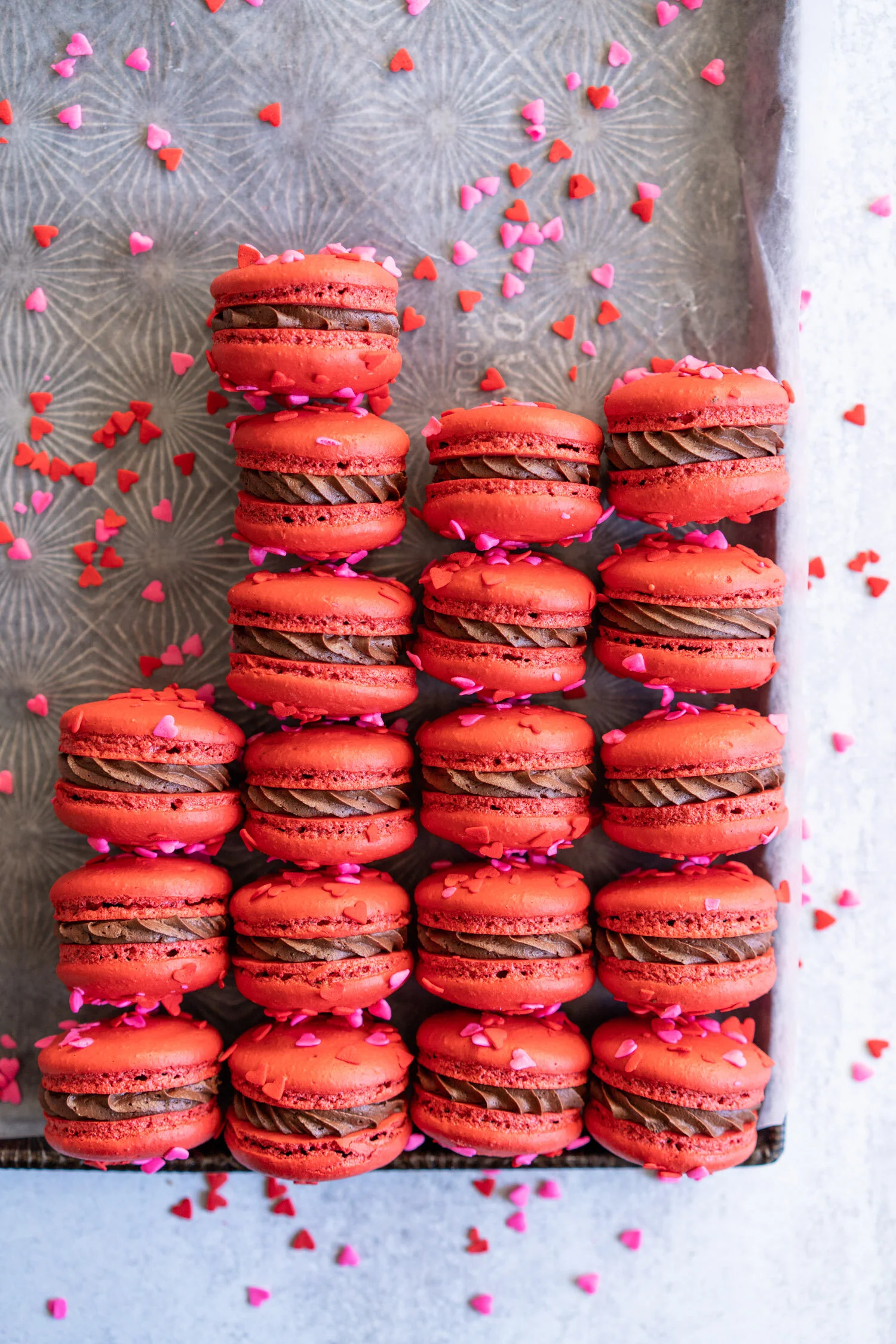 Valentine's Macarons - Vanilla Bean Macarons with Dark Chocolate ...