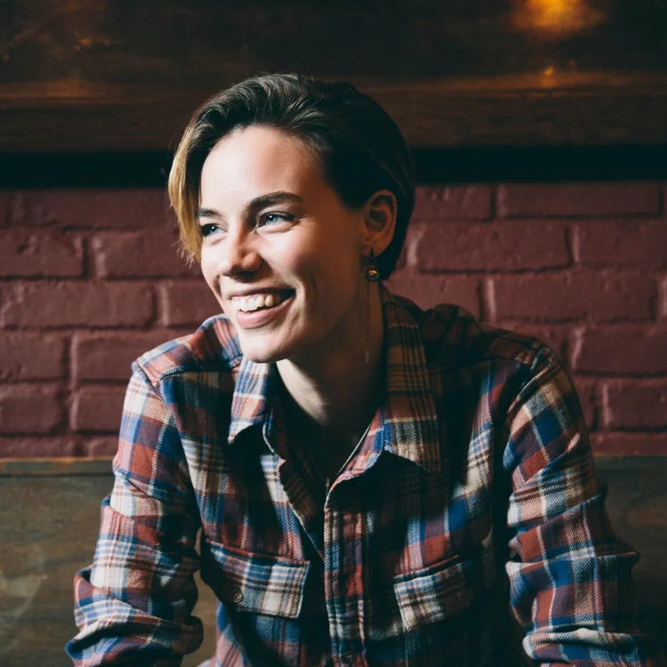 BIO — Elliott Sailors