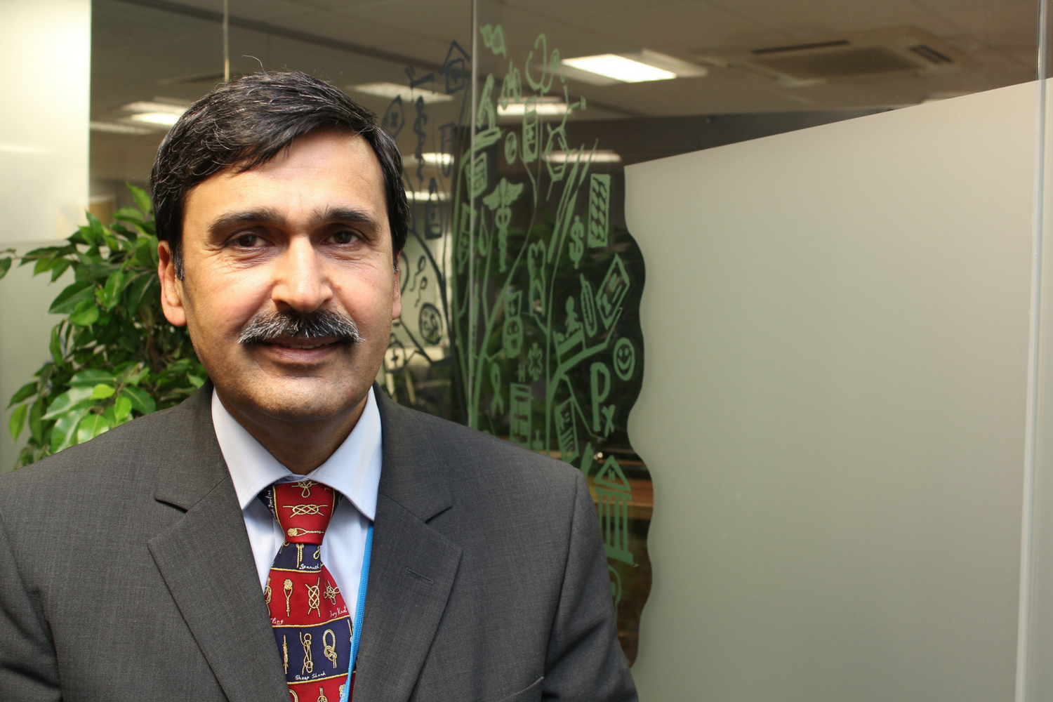 Mr M Riaz - Consultant Plastic, Reconstructive and Aesthetic Surgeon