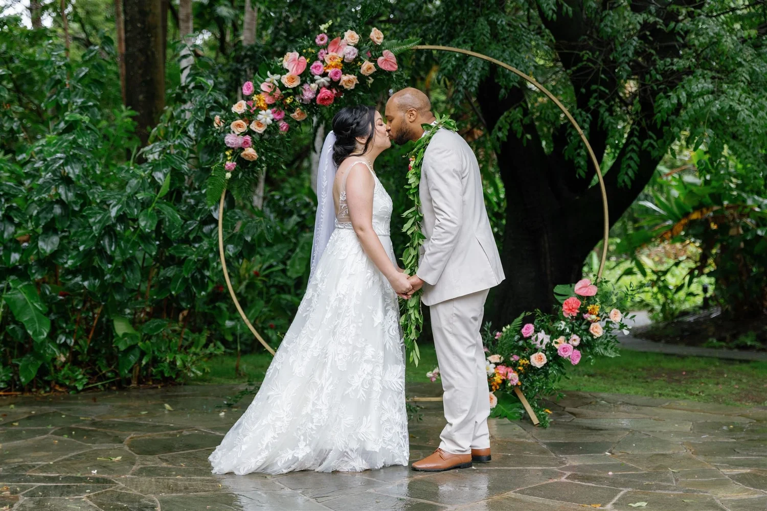 Jenni and Darrell's Destination Hawaii Wedding — Love Letter Weddings