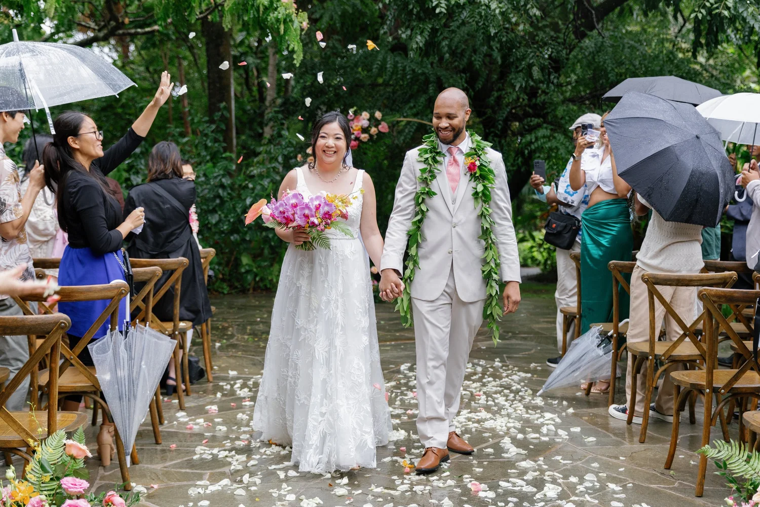 Jenni and Darrell's Destination Hawaii Wedding — Love Letter Weddings